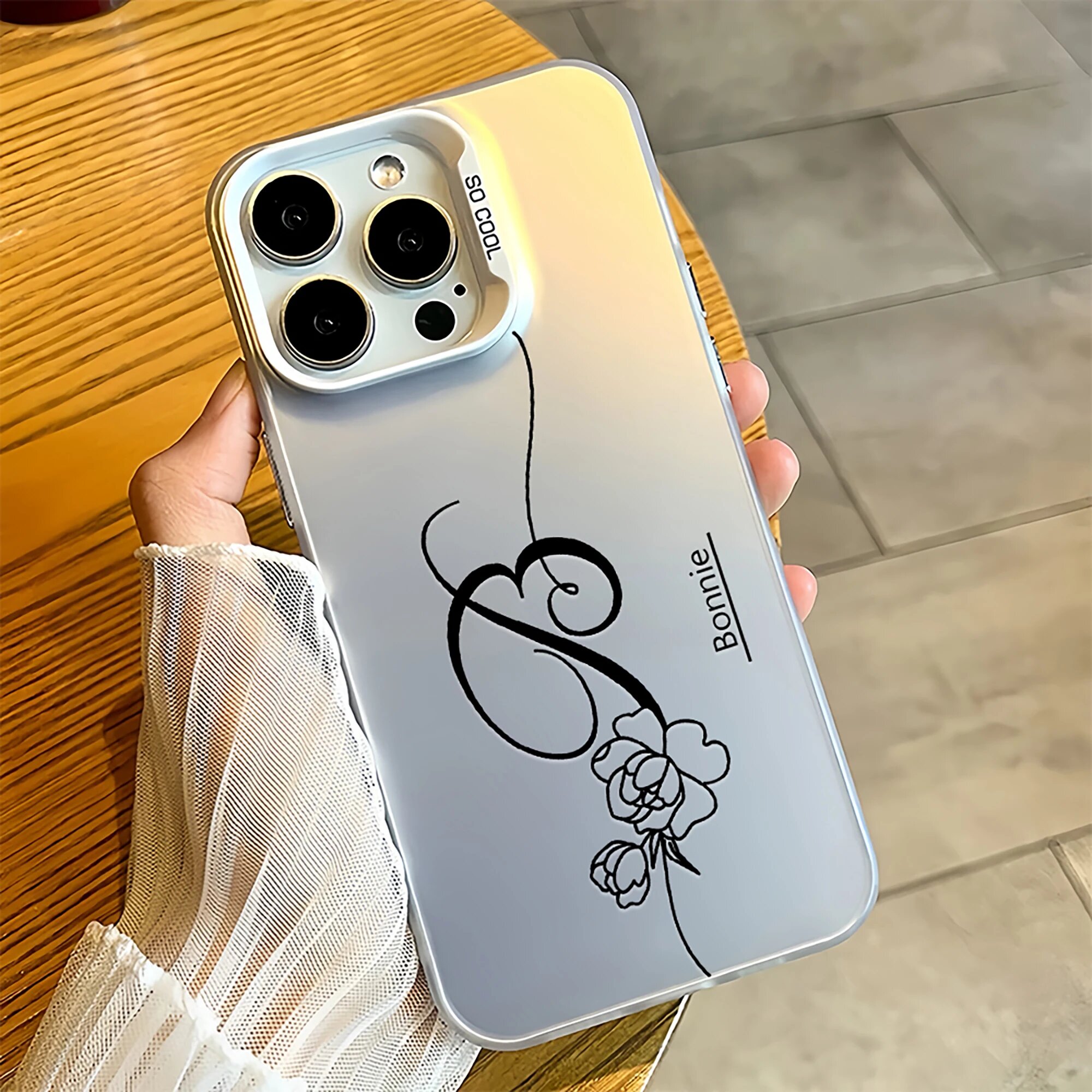 Индивидуальный персонализированный именной чехол с цветочным дизайном для white, iPhone 16 Pro