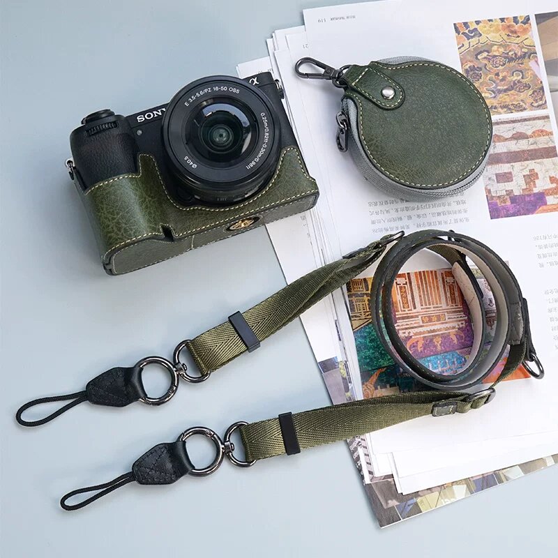 Совместимый с Sony A6700 винтажный кожаный чехол-подставка с ремешком V303, кардхолдером и закаленным стеклом