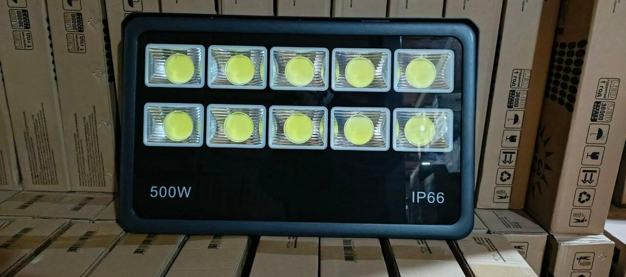 Прожектор светодиодный LR 37-042, холодный белый свет, 500 Вт