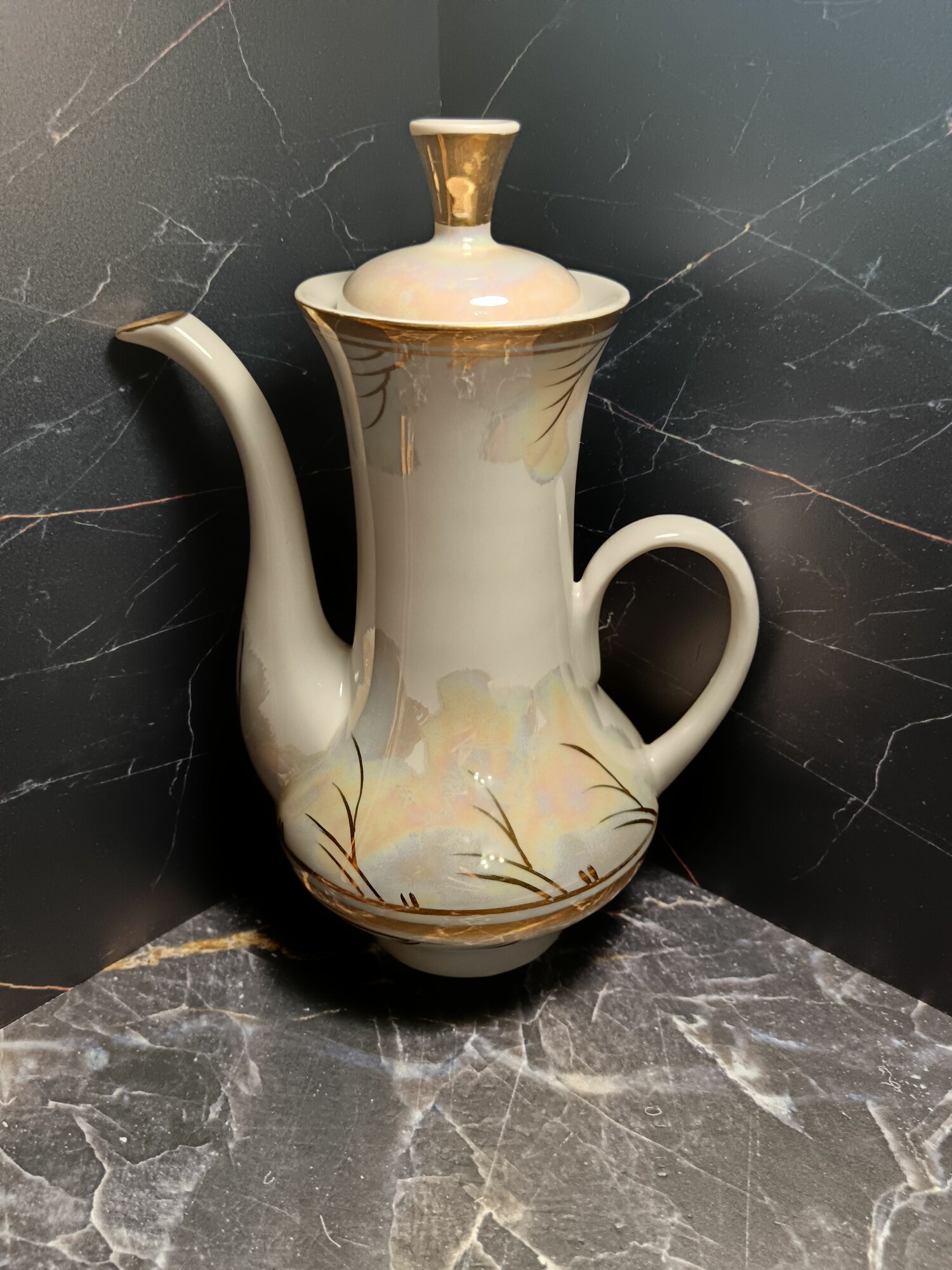 Фарфоровый кофейник Бориславский фарфоровый завод, СССР винтаж, 1970