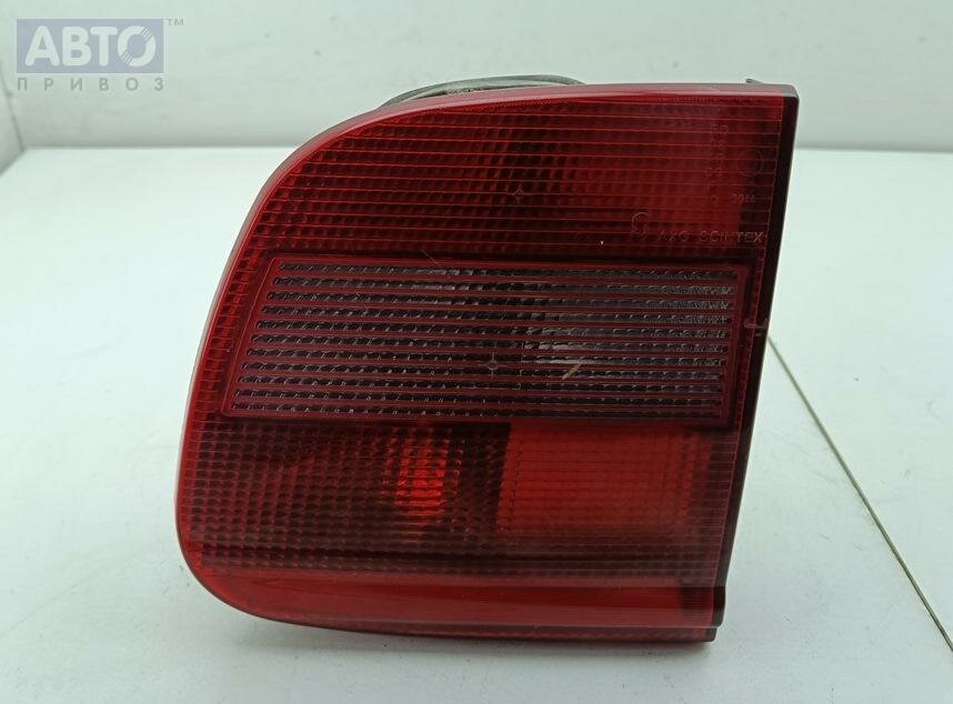 Фонарь крышки багажника правый Lancia Zeta