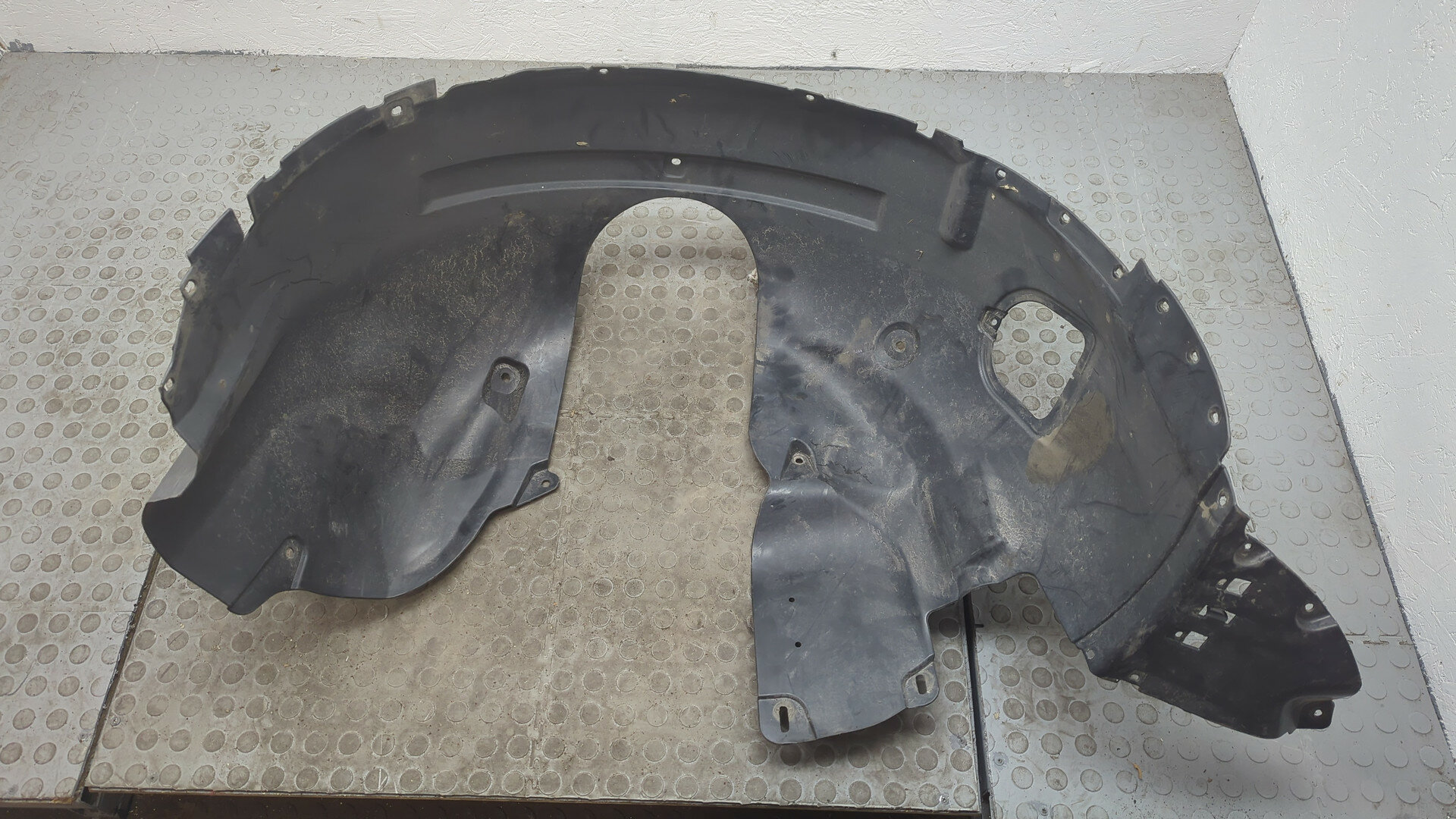 Защита арок (подкрылок) правая передняя Ford Explorer Б/У