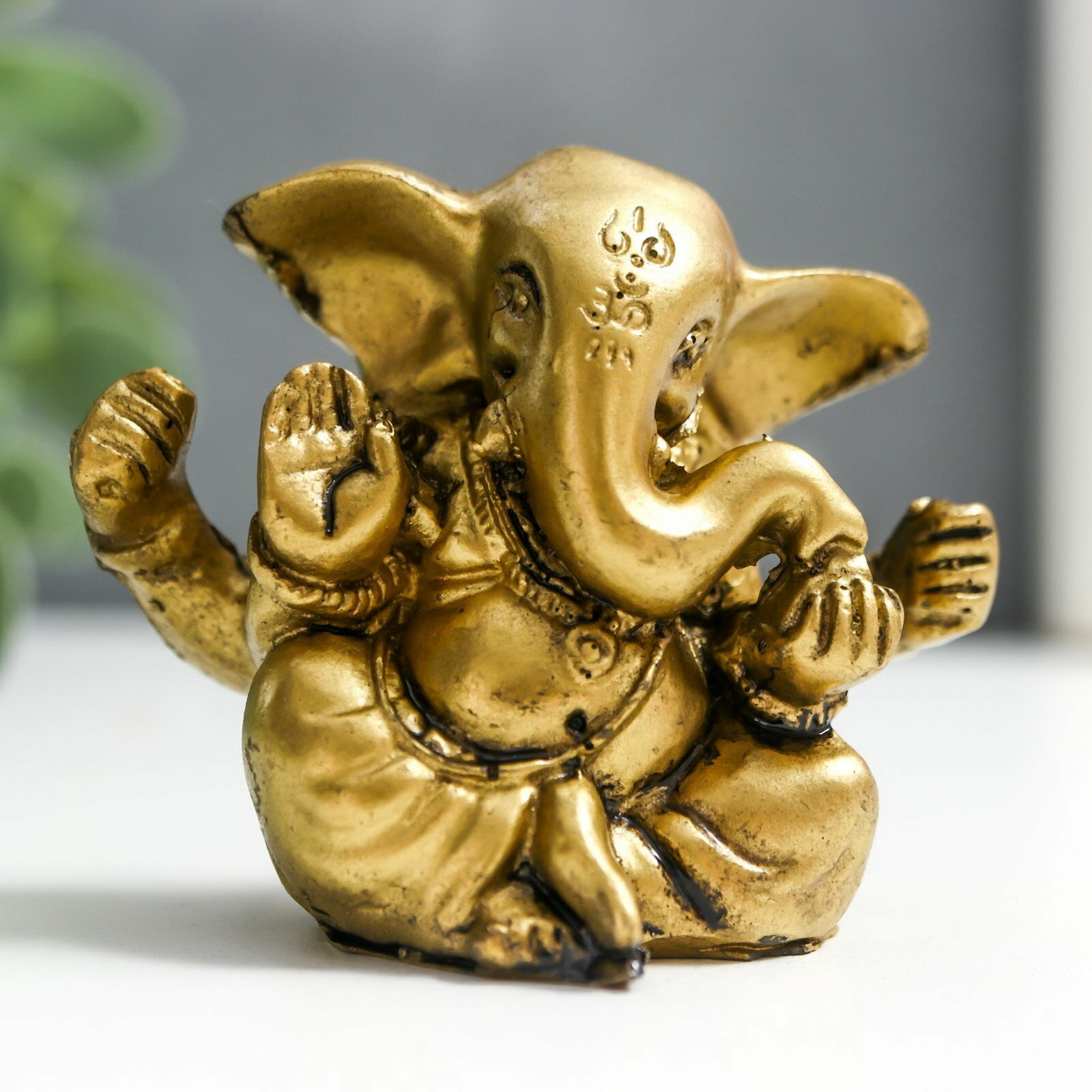 Нэцкэ фигурка "Ганеша", полистоун, под бронзу, 4.8x3x6 см, форма фигуры: божество