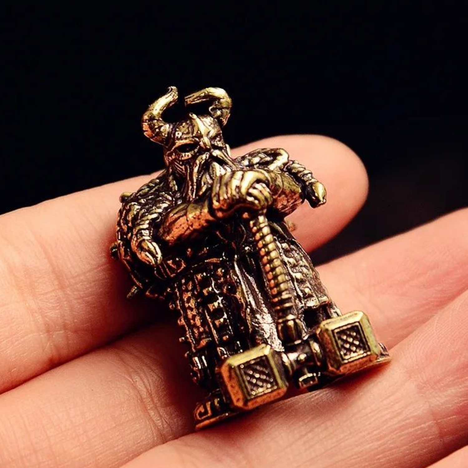 Статуэтка - Фигурка Боевой Гном Берсерк Эребора с Молотом из фильма "Властелин Колец"