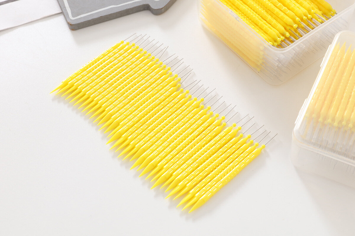 Производитель поставляет одноразовые прямые пластиковые зубочистки I-типа, 50 штук, двусторонние зубные щетки для зазоров, зубочистки в форме рыбьей кости, зубная нить для межзубного пространства