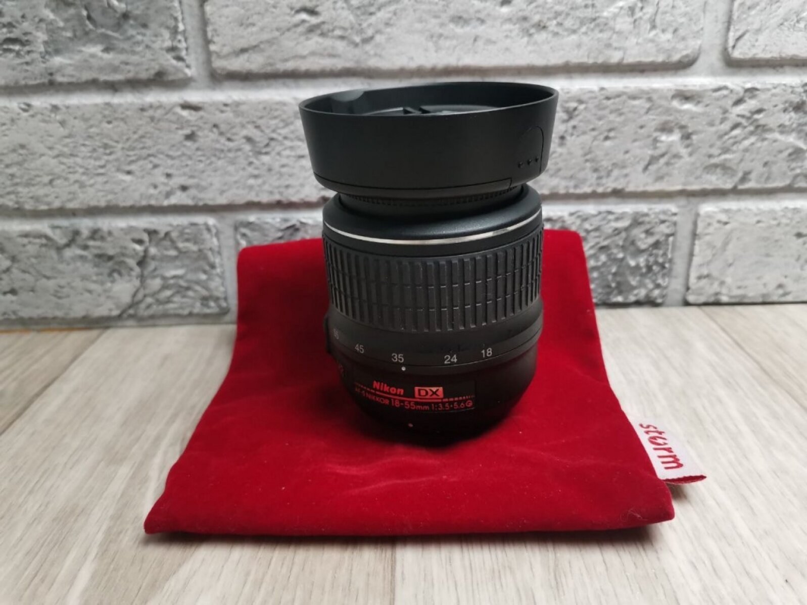 Объектив Nikon AF-S DX NIKKOR 18-55mm