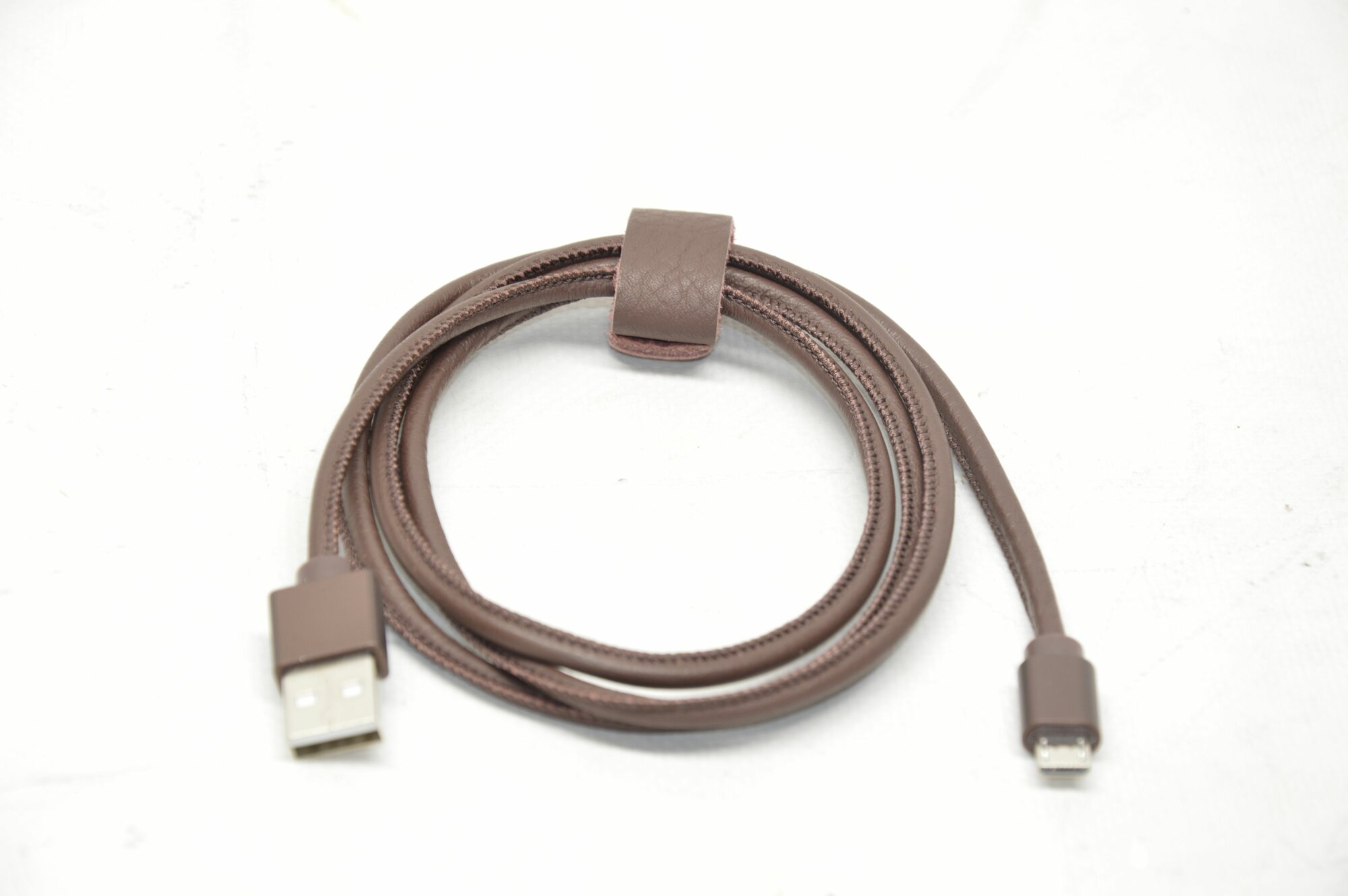 32220720 Кожаный usb-кабель Brown (USB - Micro USB) VOLVO
