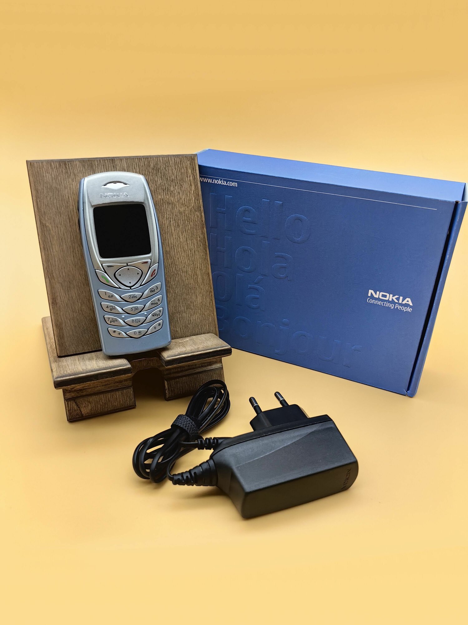 Мобильный кнопочный телефон Nokia 6100, Голубой
