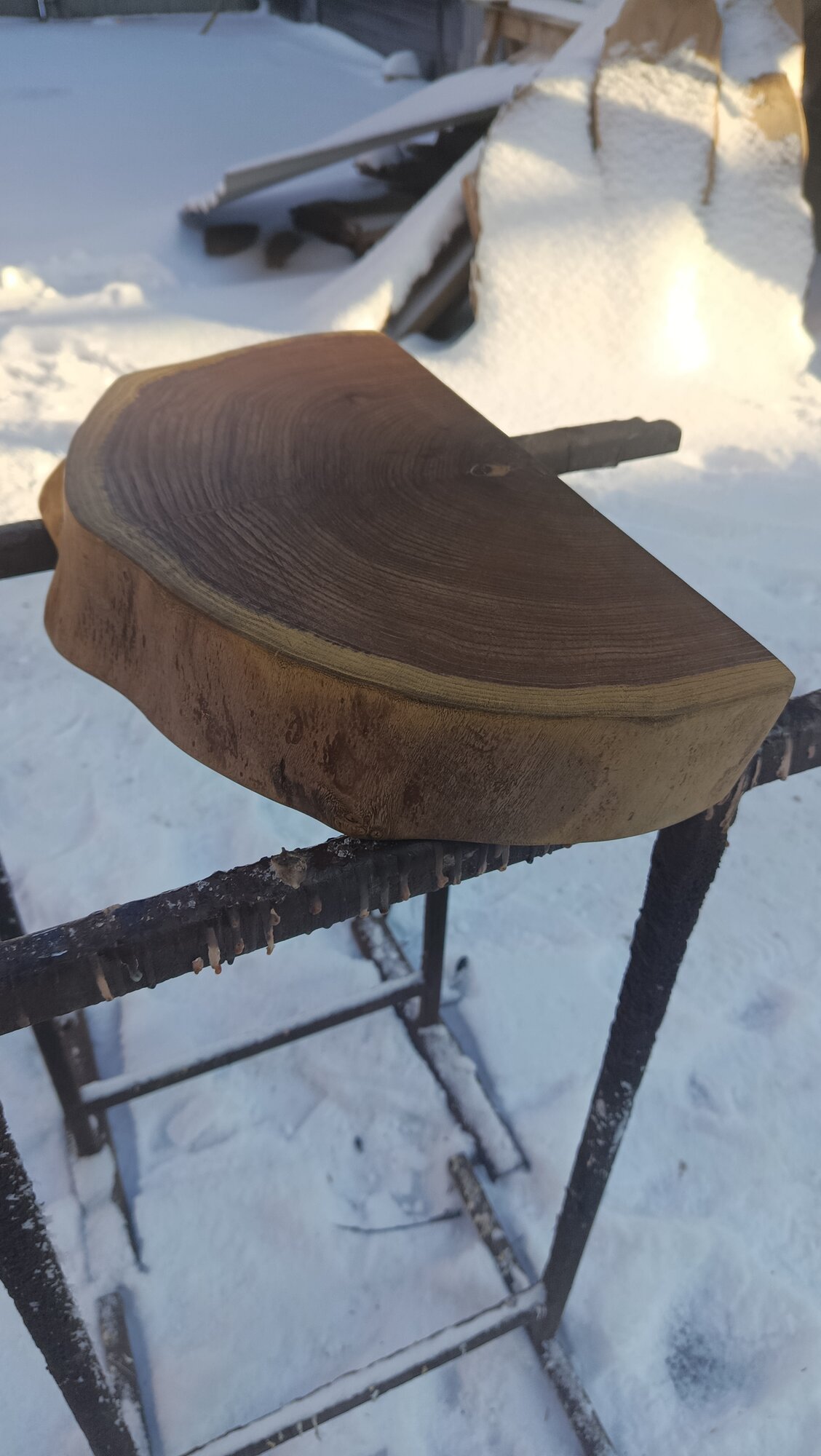 Полка из карагача полукруг 44х24х7 см(Е5)