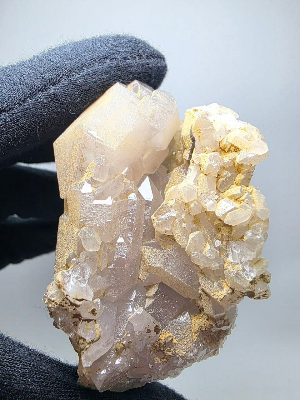 Друза кварца 80 мм, 149 г.