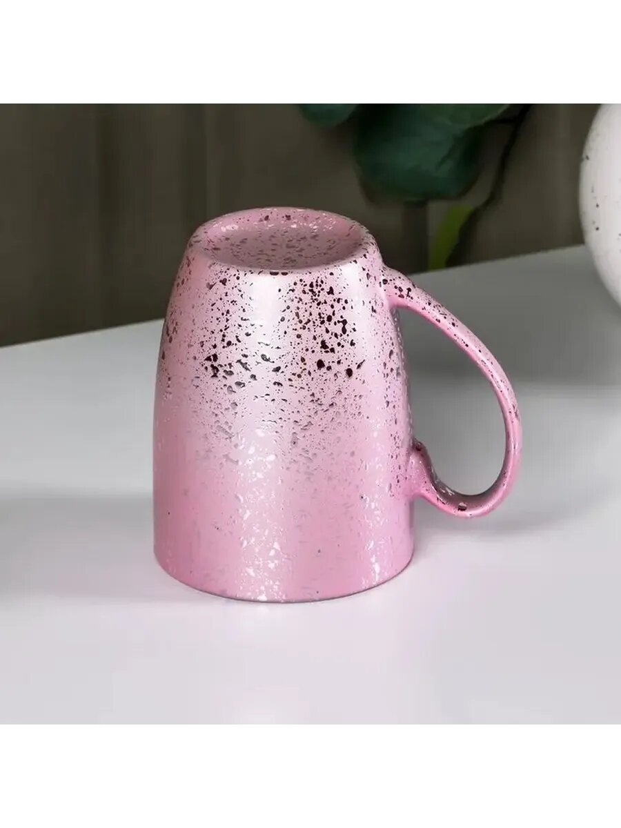 Розовая керамическая кружка с блестками