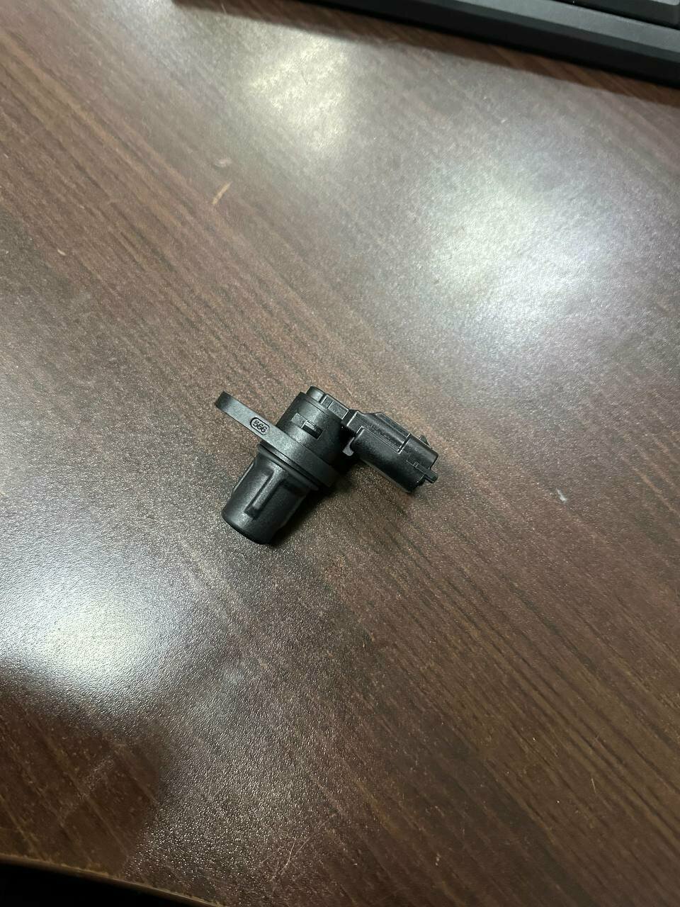 Новый оригинальный датчик положения распредвала AMULET/ FORA/ TIGGO 1,8-2,4/ KIMO/ QQ6 артикул - (A11-3611011)