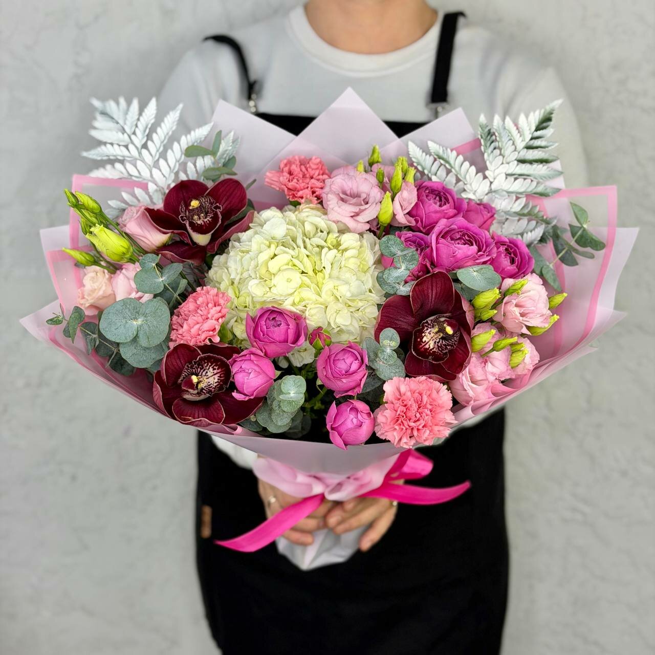Сборный букет Rybe-Flowers "Мисти Баблз", пионовидные розы, орхидеи, гортензии и эустомы