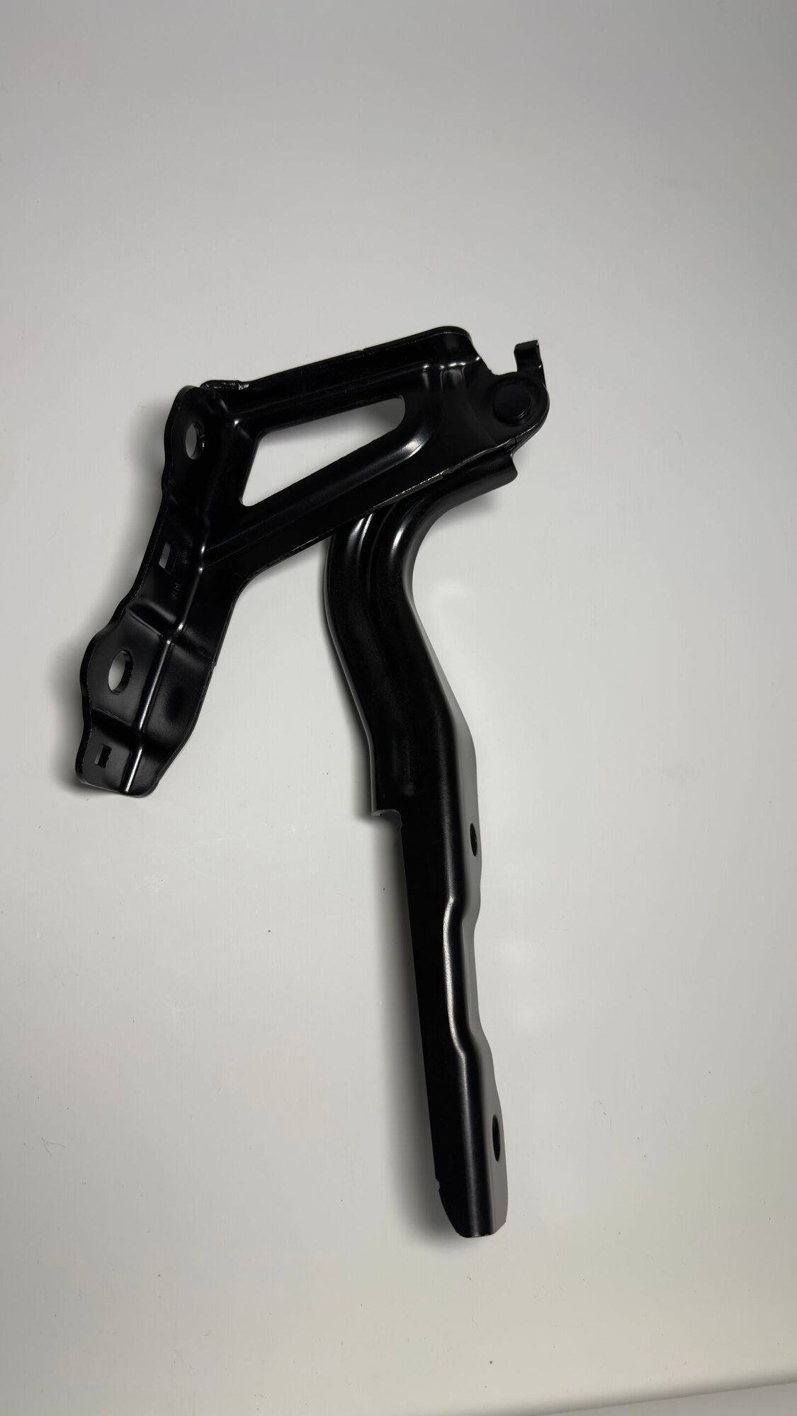 Петля капота правая GAC GS8 (2016-2023) [2.0 16V 6AT внедорожник 4X4 Turbo] 5820002DRS0000A00