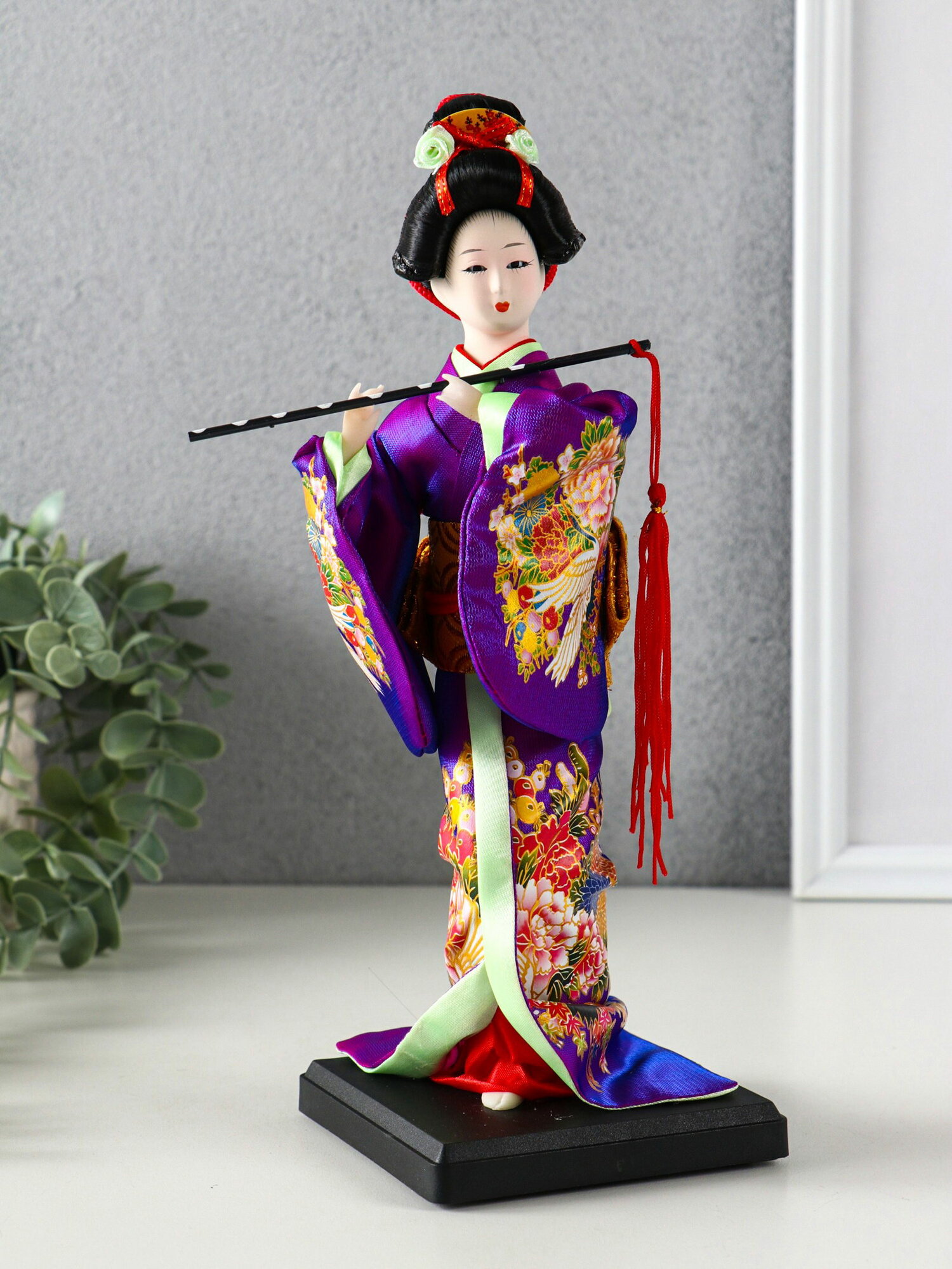 Кукла коллекционная "Японка в фиолетовом кимоно с флейтой", 25x9.5x9.5 см
