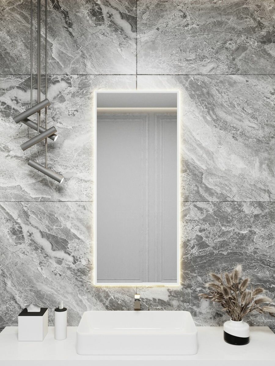 Зеркало в ванную 110х40 см. белое с подсветкой. Свет: Нейтральный белый 4500К. В алюминиевой раме настенное BLX MIRROR