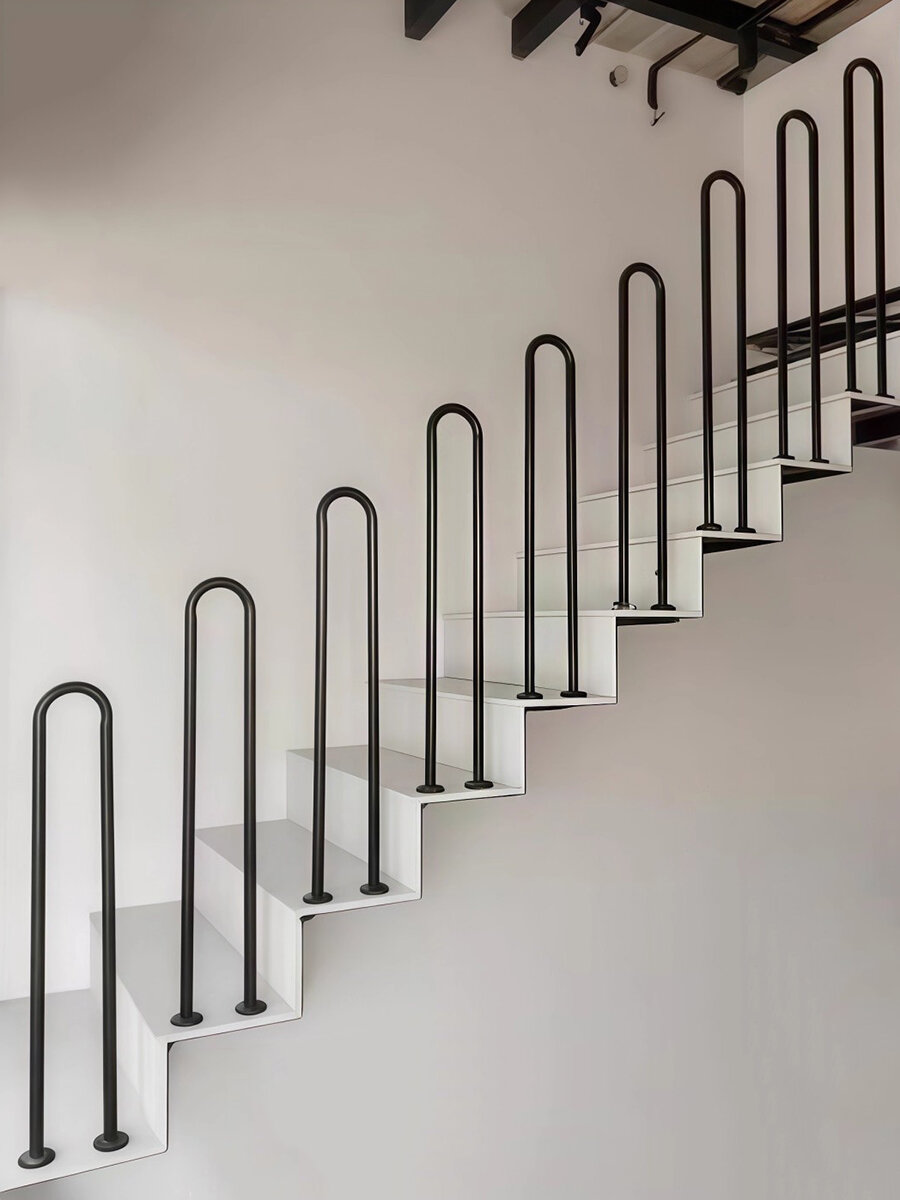 Перила для лестницы, Ограждение для мансарды, Кованые столбы для балкона, коридора, улицы (1 шт.)