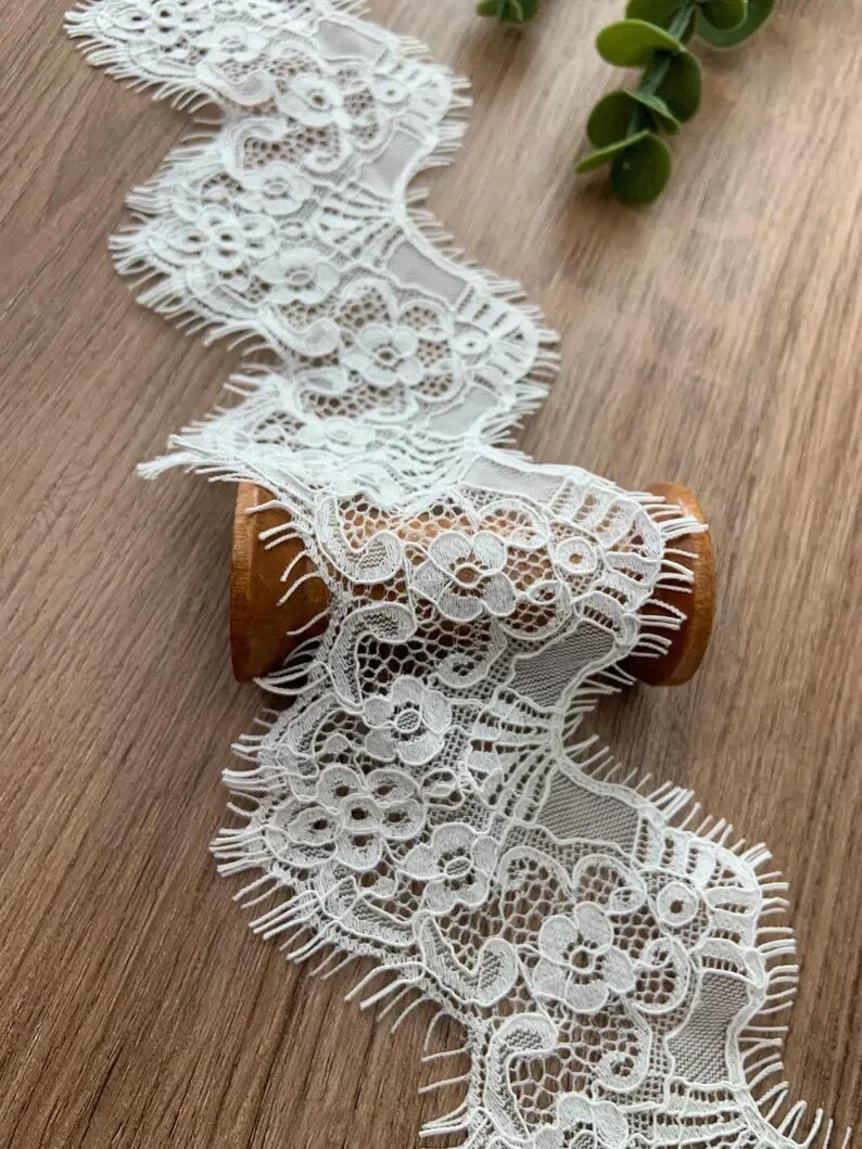 Белый кружевной шнур Chantilly 3 метра
