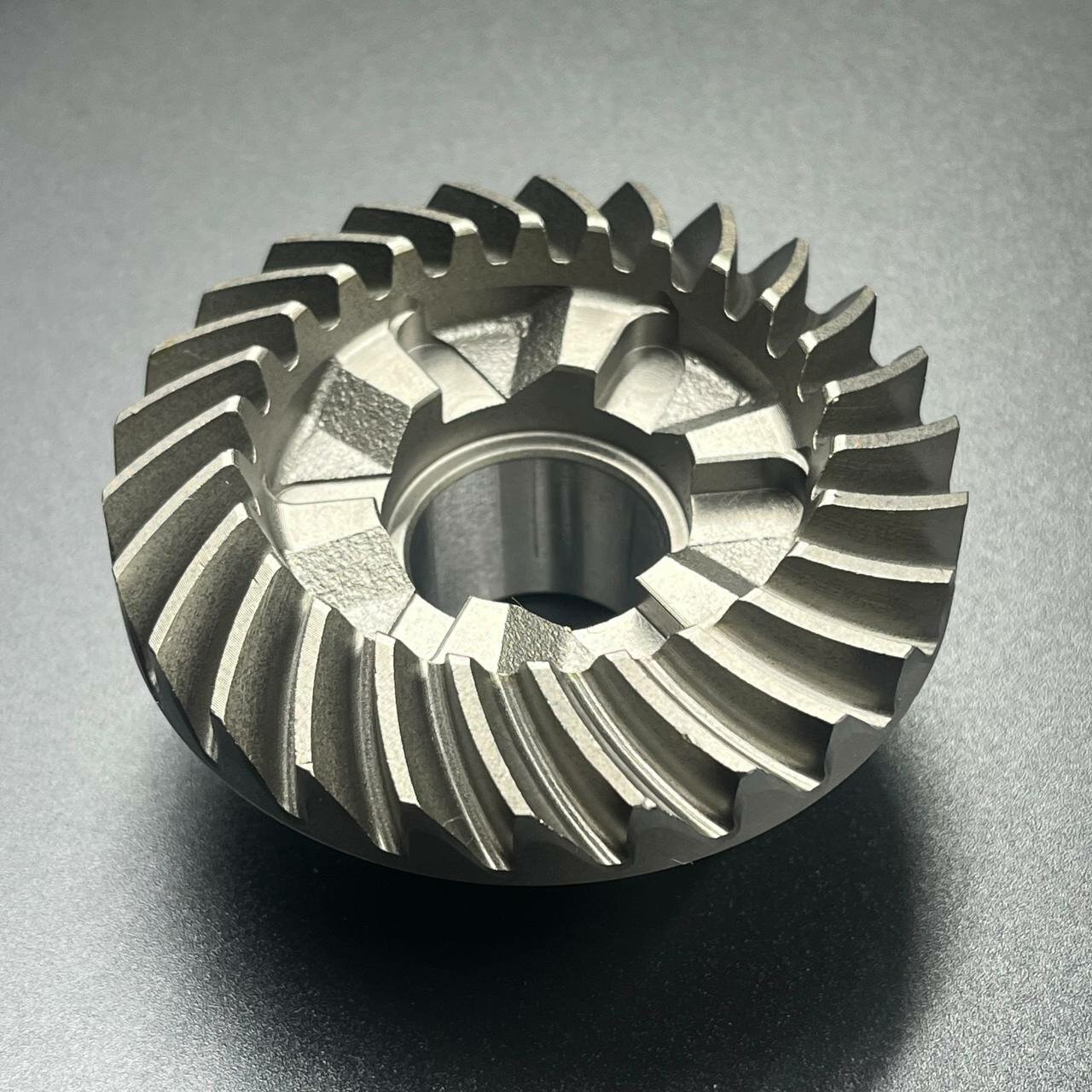 Шестерня заднего хода Yamaha 40Q (Omax) OEM номер: 6H9-45570-00