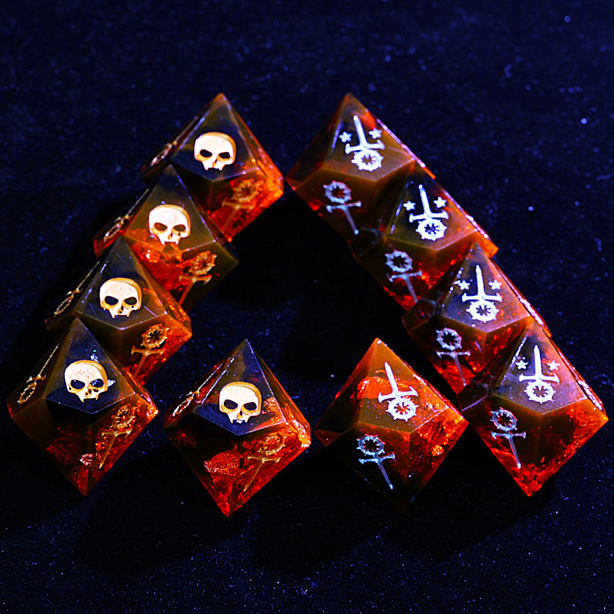 Наборы из 15 полиэдрических смоляных костей Саббата (Мир Тьмы VtM): Чёрная Евхаристия | VtM WoD Dice Sets Vampire The Masquerade World of Darkness