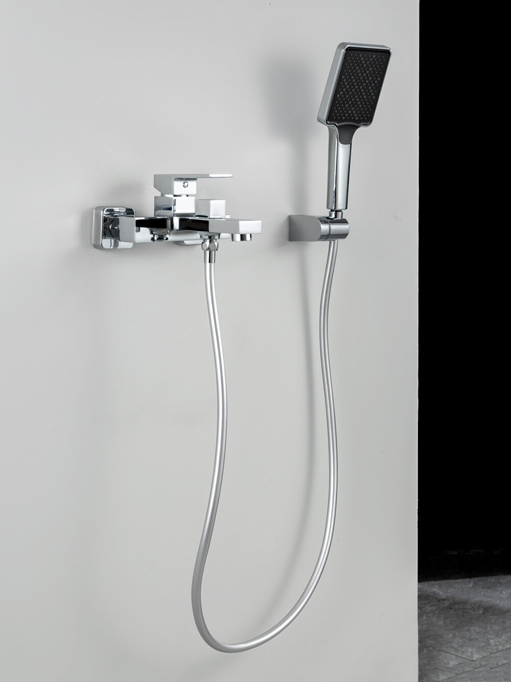 Смеситель для ванны с коротким изливом и душем Frap F3291-2