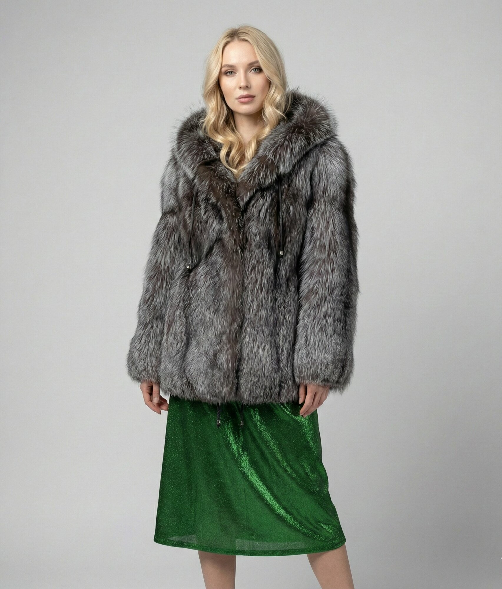 Шуба из лисы, серая, размер 44 (S)