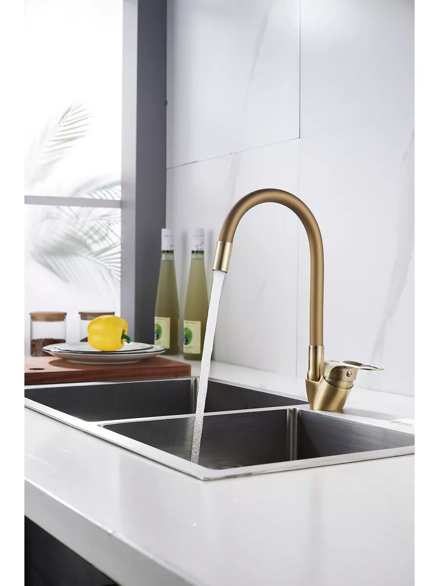 Смеситель для кухни с гибким изливом