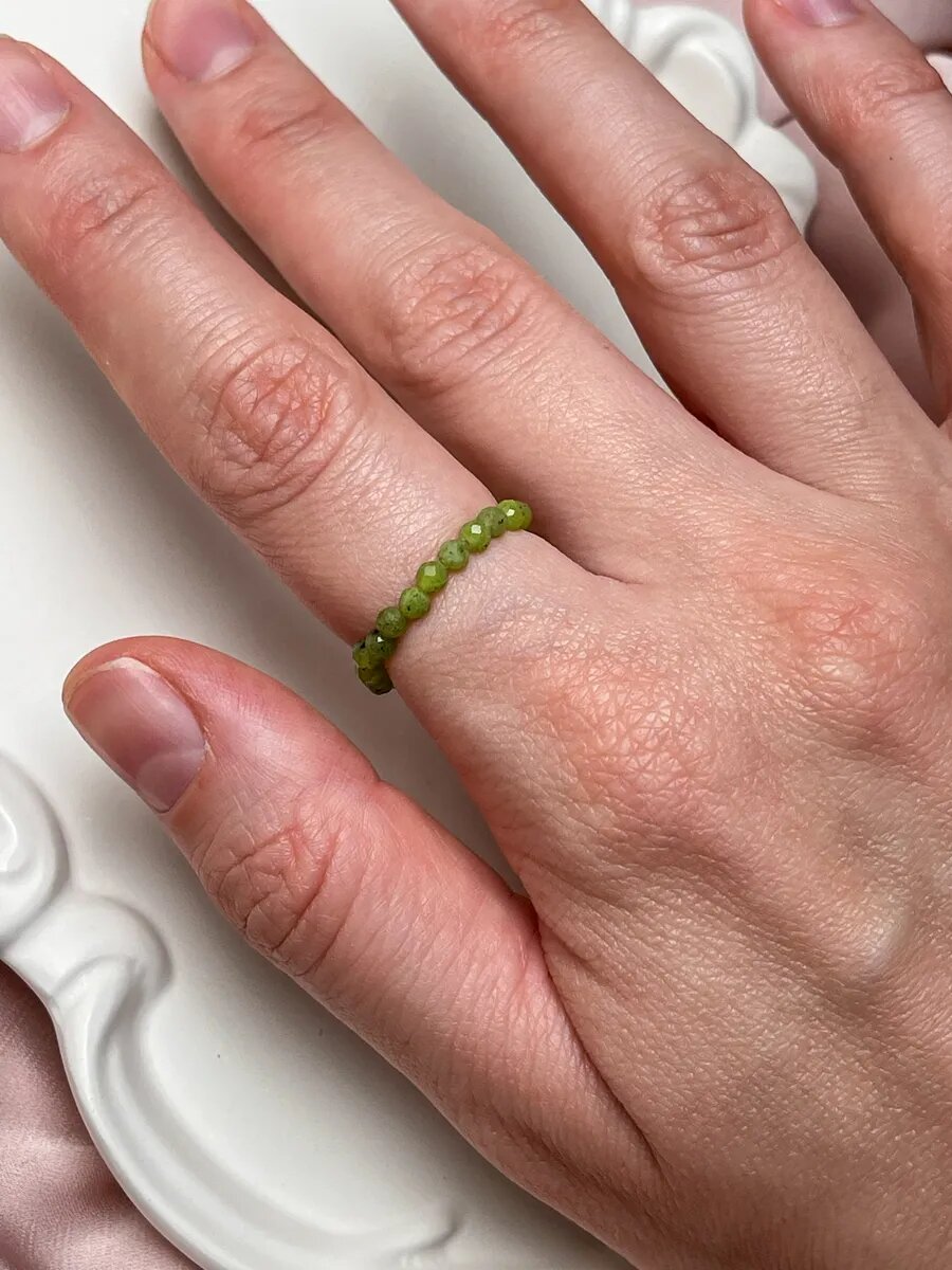 Кольцо, нефрит