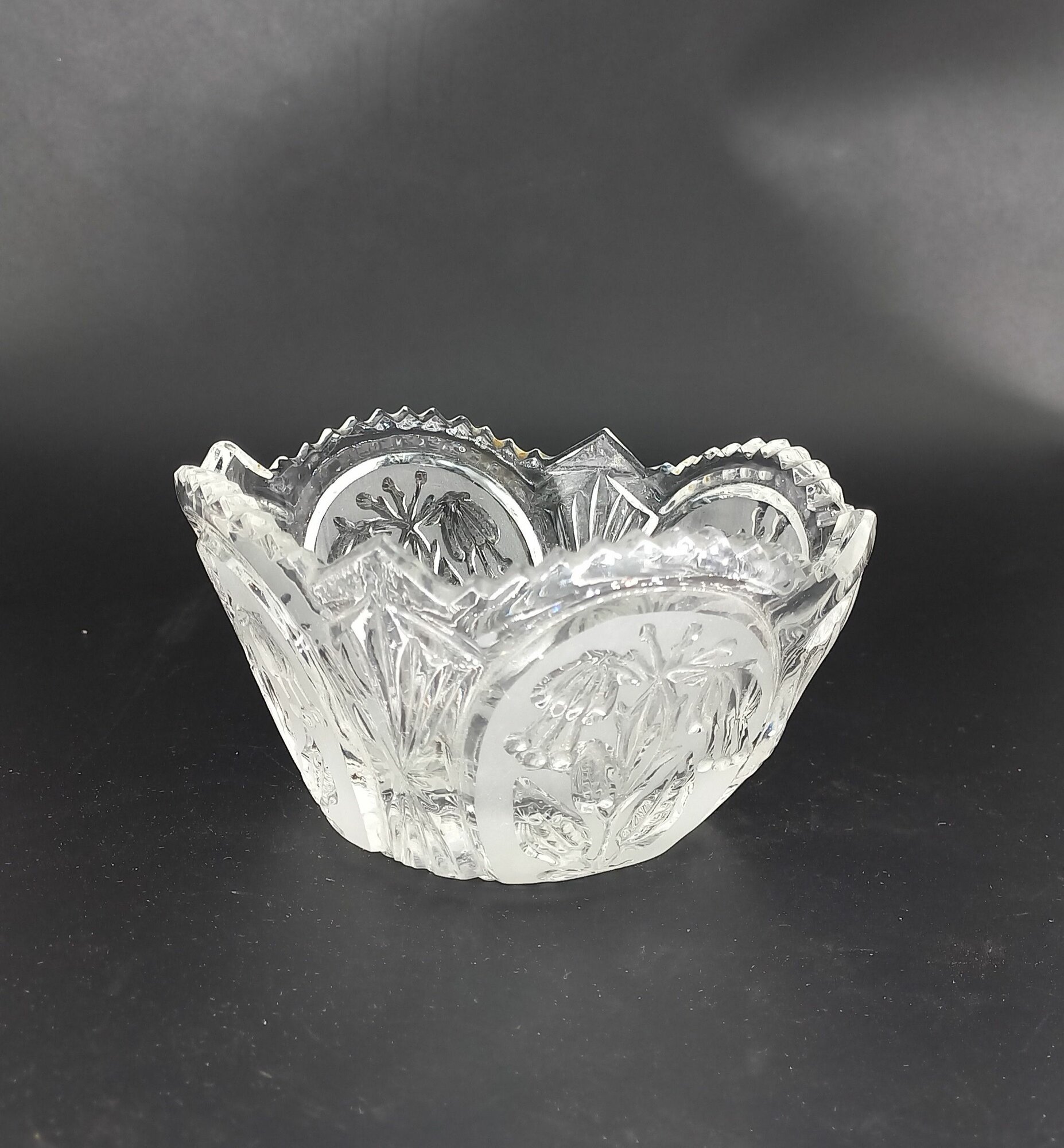 Винтажный советский хрустальный салатник. СССР