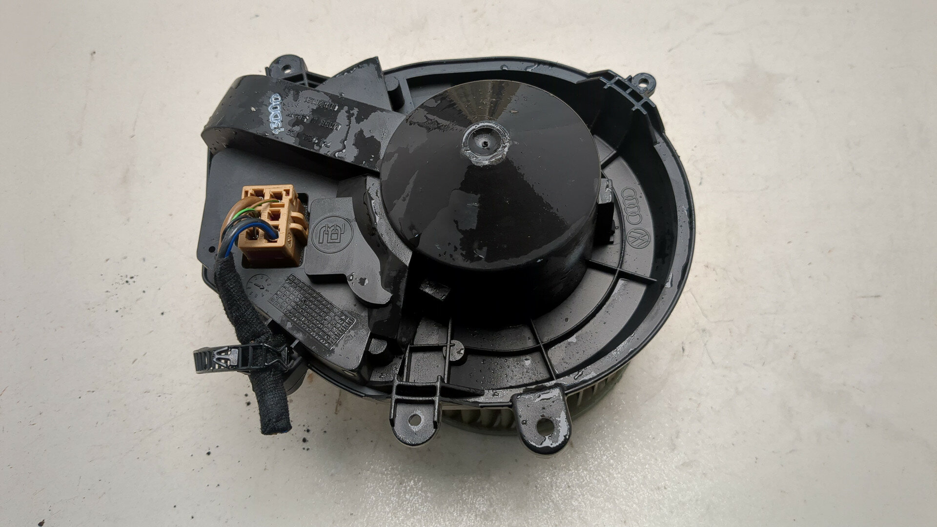 Двигатель отопителя (моторчик печки) Volkswagen Passat 5 Б/У