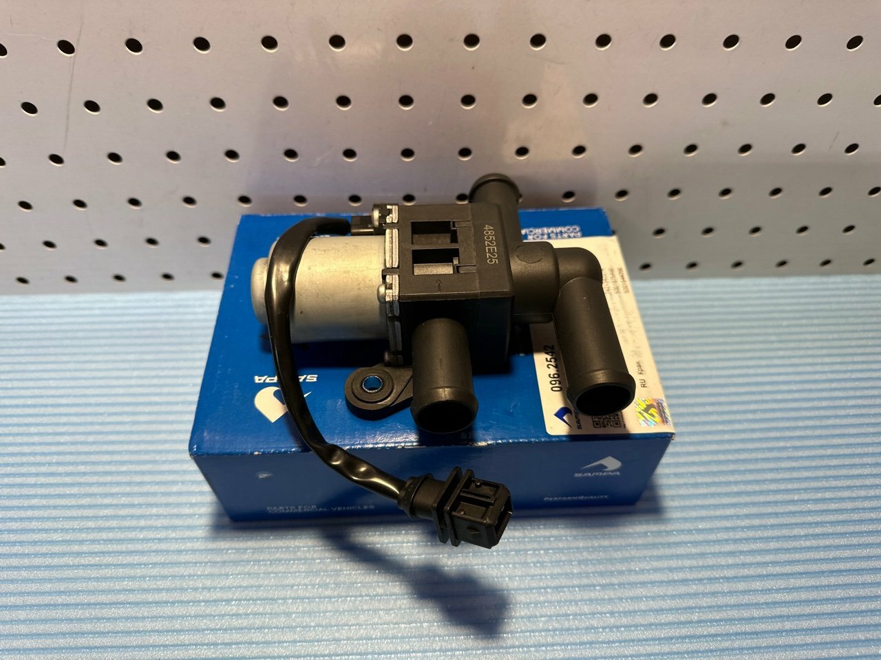 Кран отопителя для грузовиков RENAULT MAGNUM DXI13 (рено магнум)