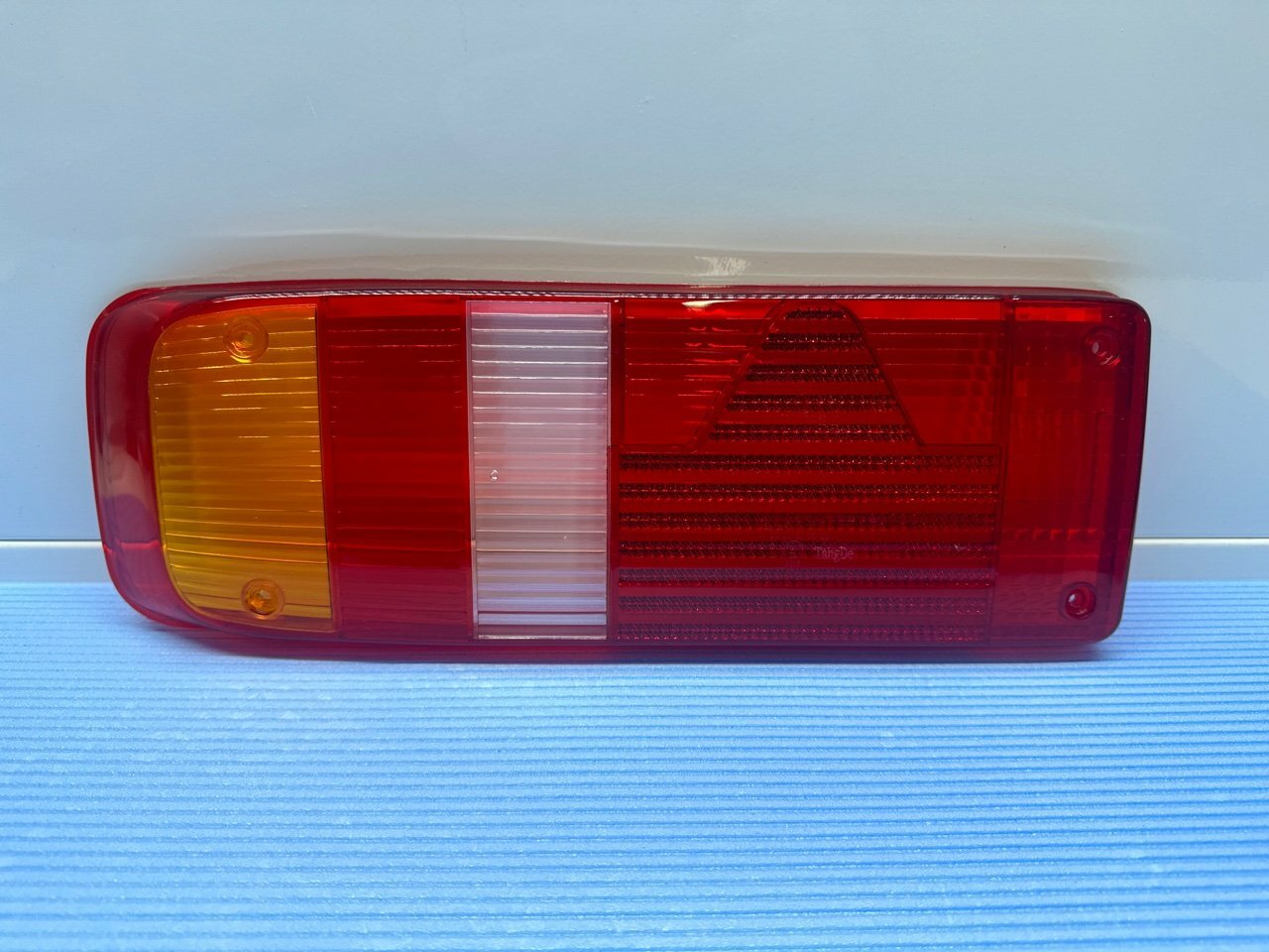 Стекло фонаря заднего левое прицепа KOGEL KRONE (кегель кроне)