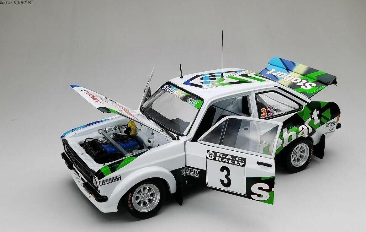 Модель автомобиля SunStar в масштабе 1:18: раллийный автомобиль Ford Escort Albert Clark