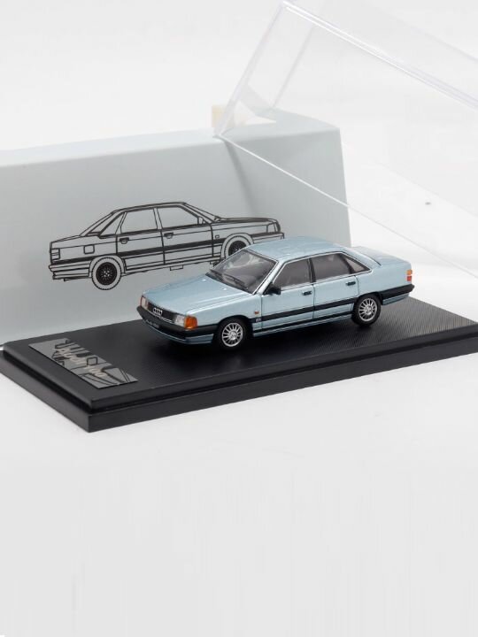 Коллекционная модель легкосплавного автомобиля/1:64/Audi 100