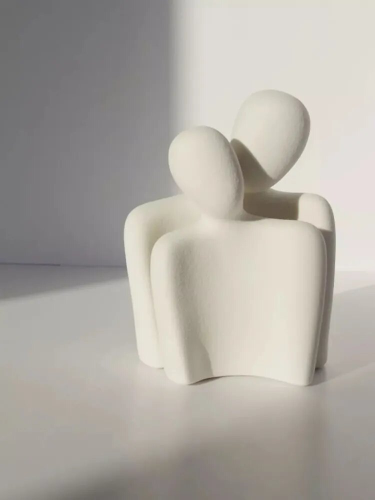 Статуэтка для декора и интерьера "Семья" из гипса, белого цвета, для дома