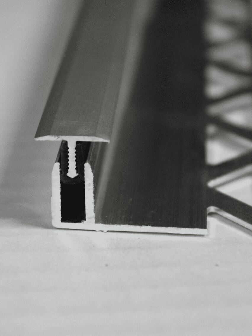 База алюминиевая для Т-профиля с резинкой