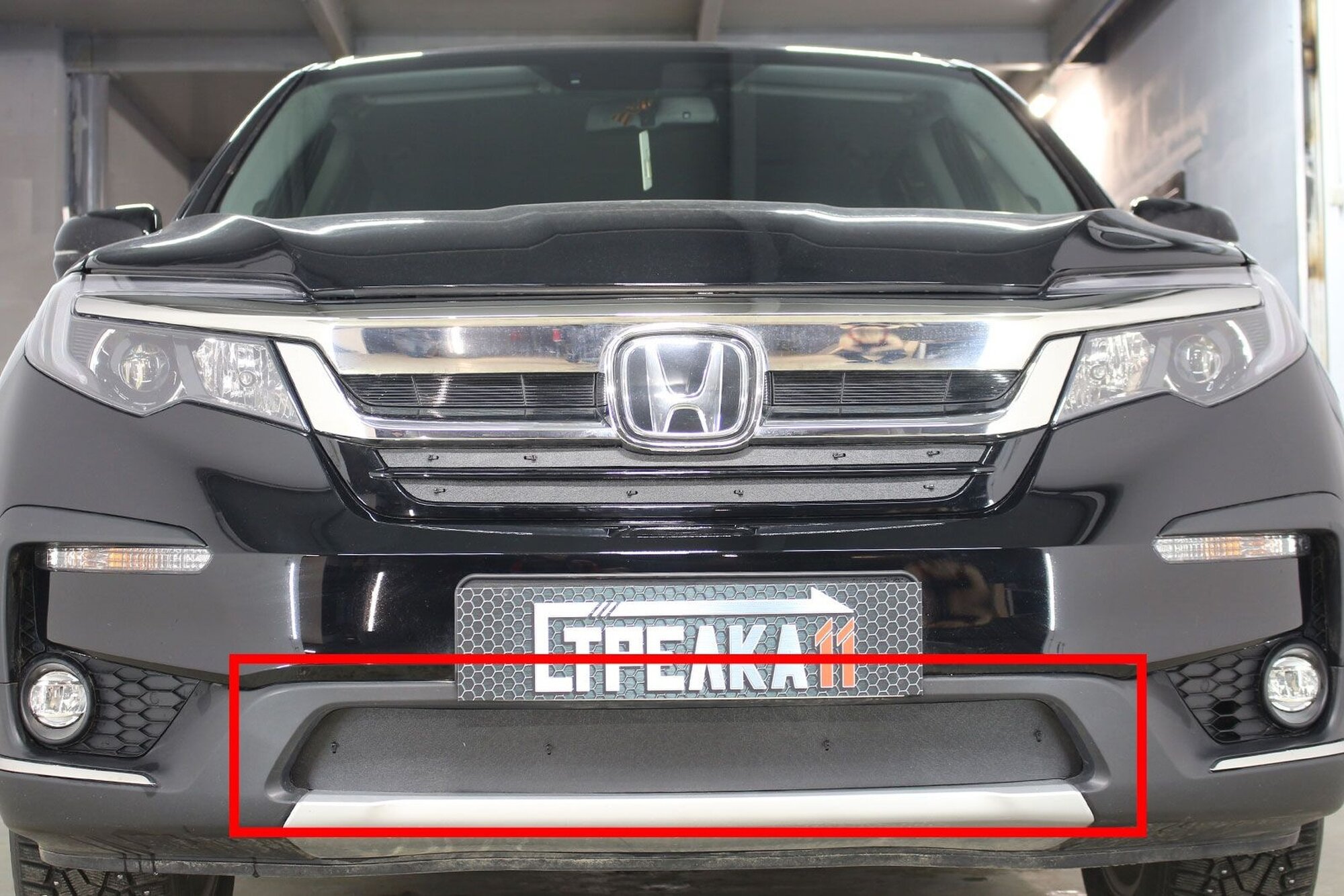 Зимняя защита на стяжках для Honda Pilot 2019-2021 (III рестайлинг), низ