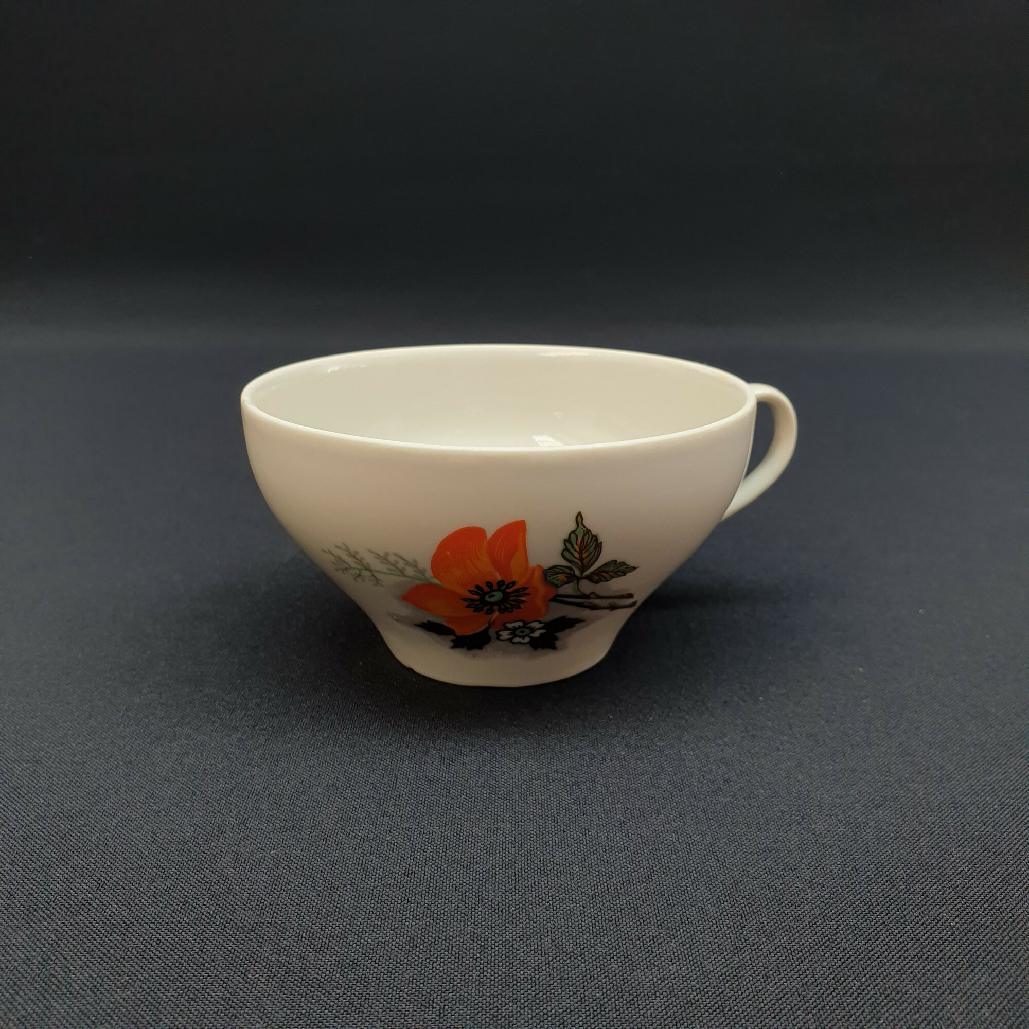 Винтажная чайная чашка Дулево, фарфор деколь 200 мл, Россия