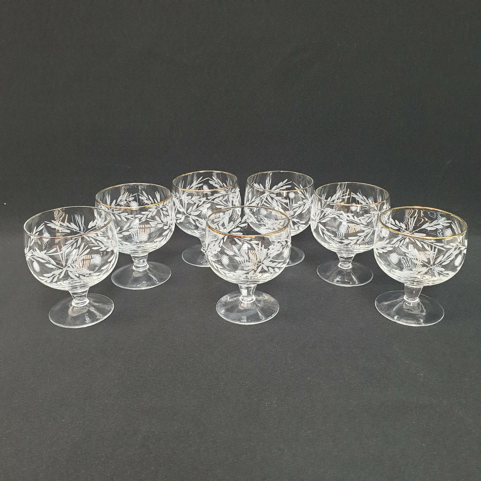 Винтажный набор коньячных бокалов 7 шт 250 мл, стекло, ручная резка, позолота, СССР.