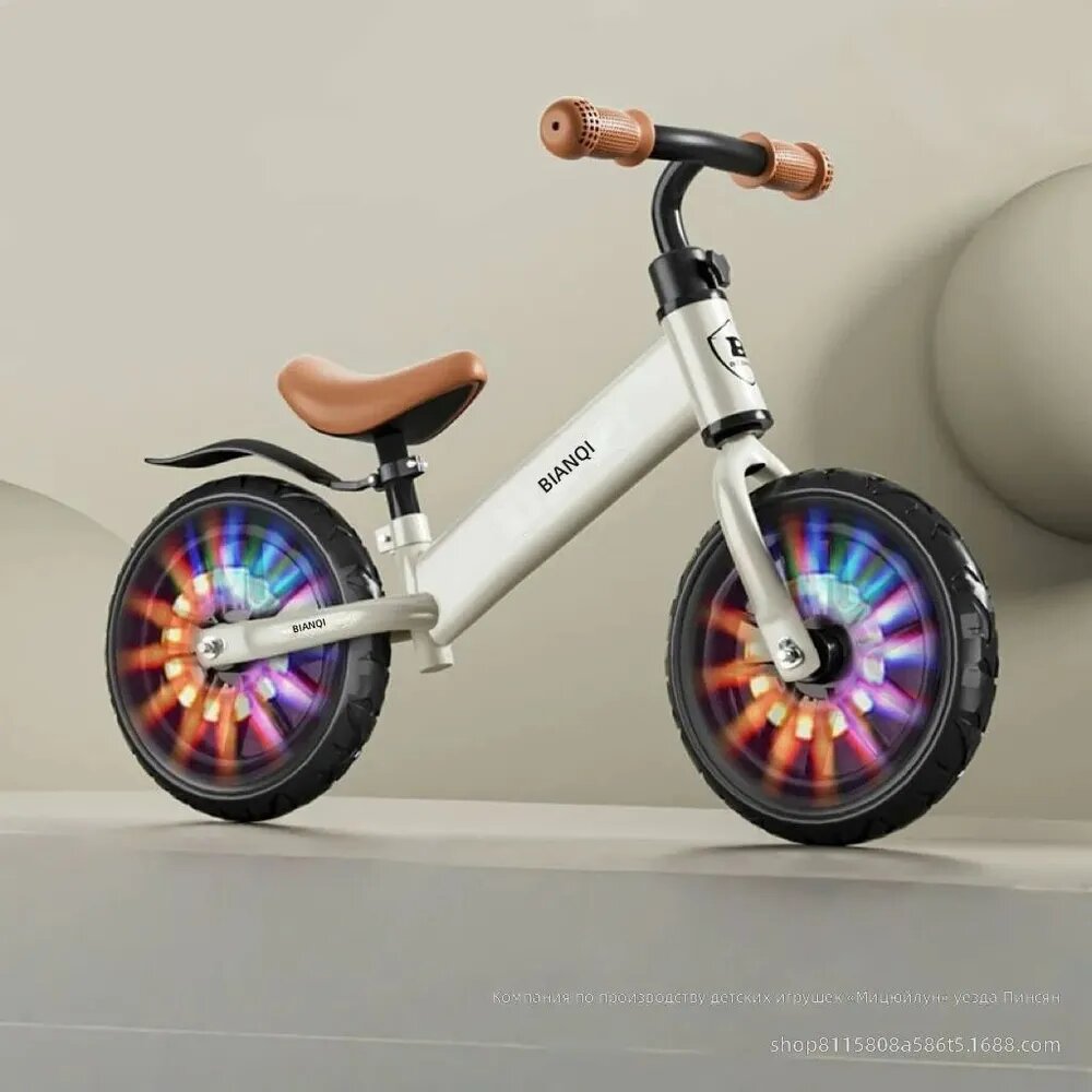 Детский велосипед-самокат Bianchi K12, без педалей, белый, светящиеся надувные колеса