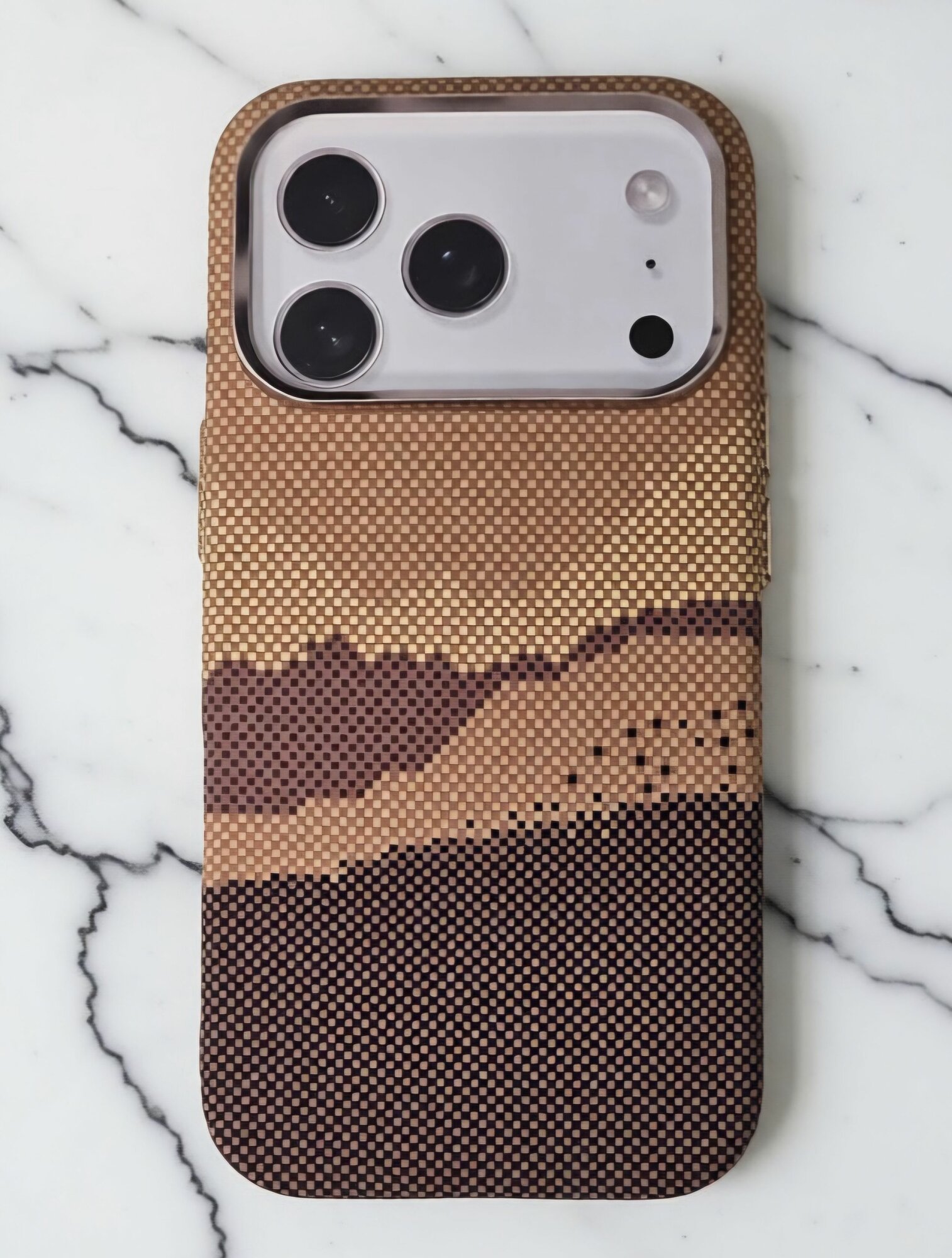 Чехол матовый под карбон Luxo для iPhone 17pro с поддержкой MagSafe, Warm sand