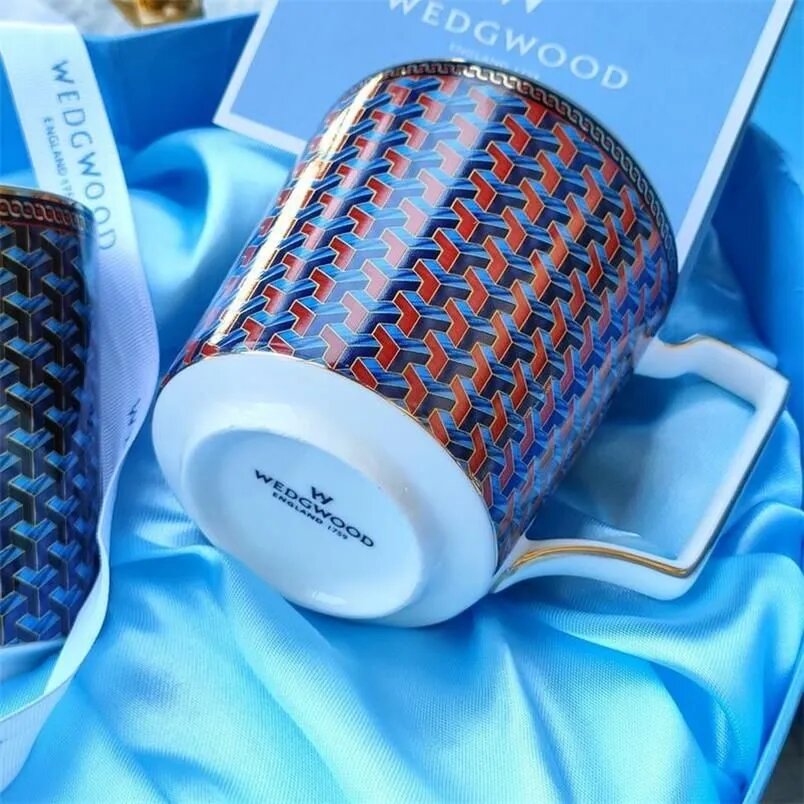 Набор чашек Wedgwood 200 мл, 2 шт, из костяного фарфора, с золотым ободком — фото 1