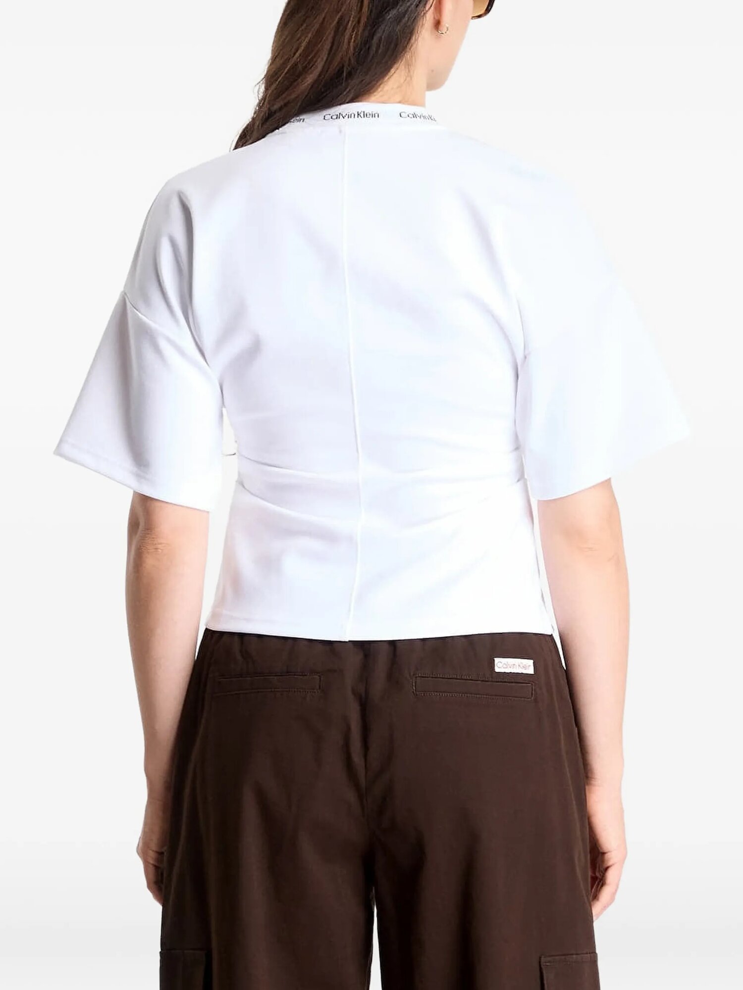 Футболка CALVIN KLEIN Logo-neck interlock T-shirt, размер 40 EU, белый — фото 1