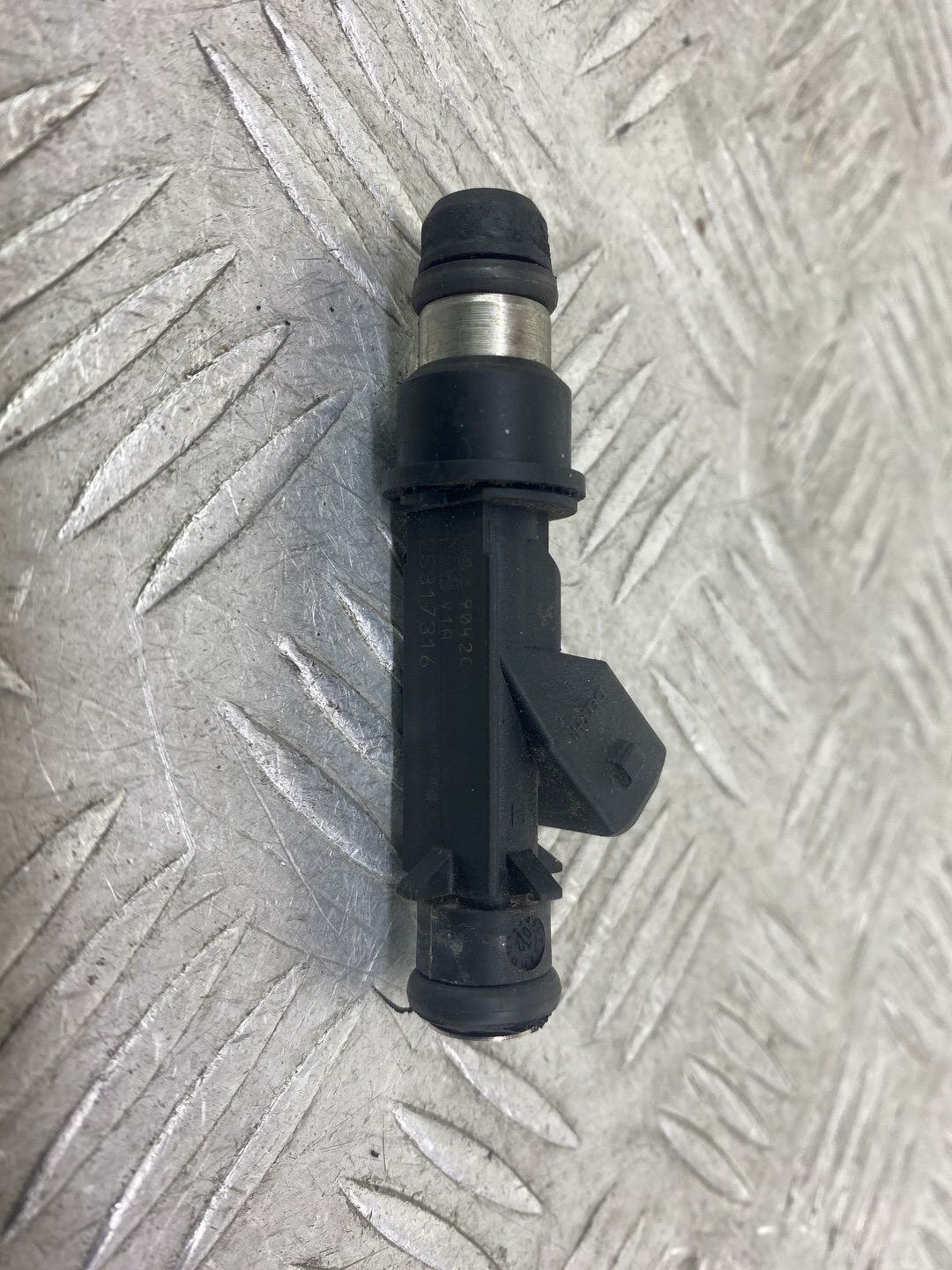 Форсунка топливная Opel Astra G (1998 - 2009) 25317316