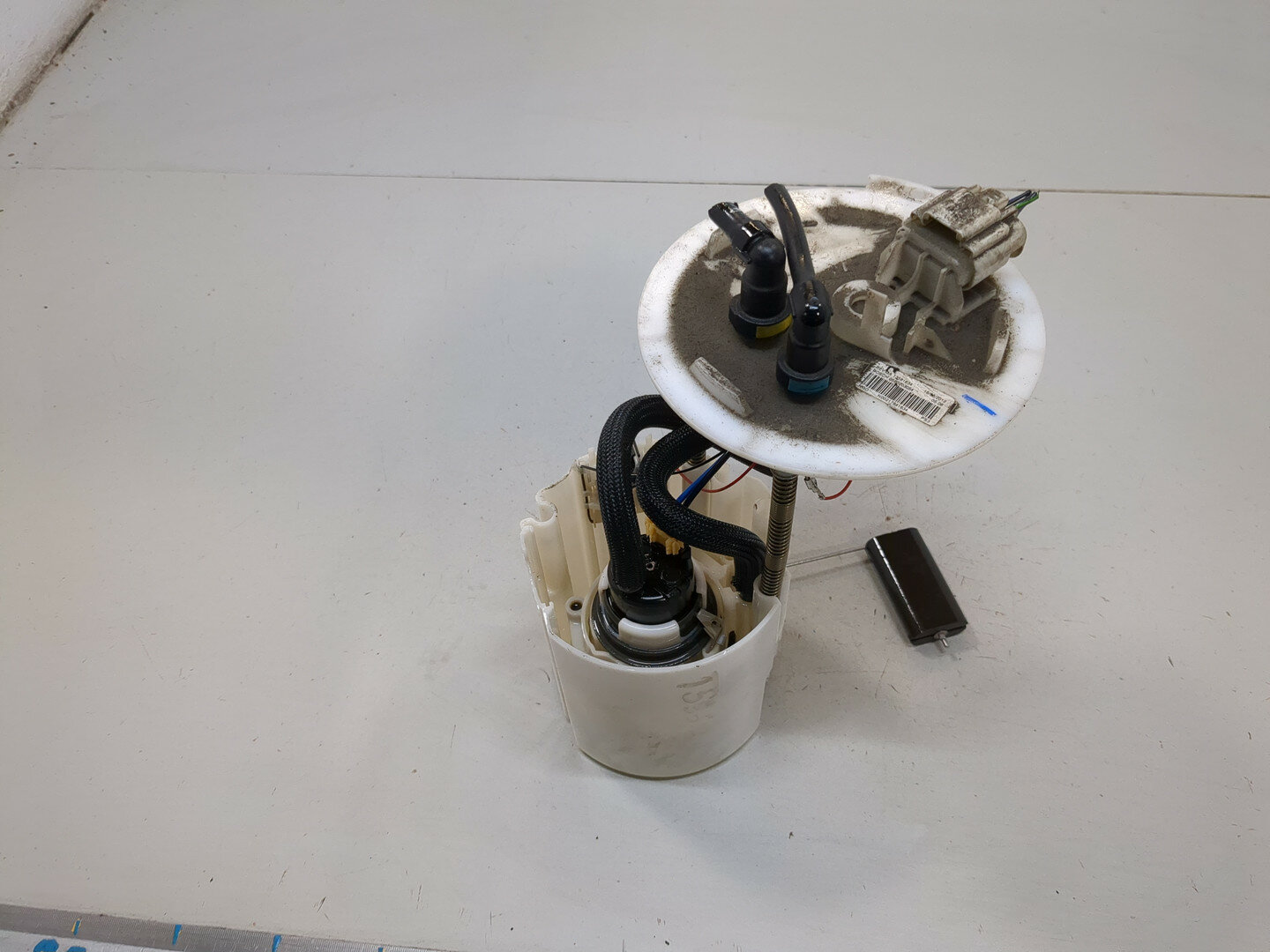 Насос топливный электрический Opel Zafira C Б/У