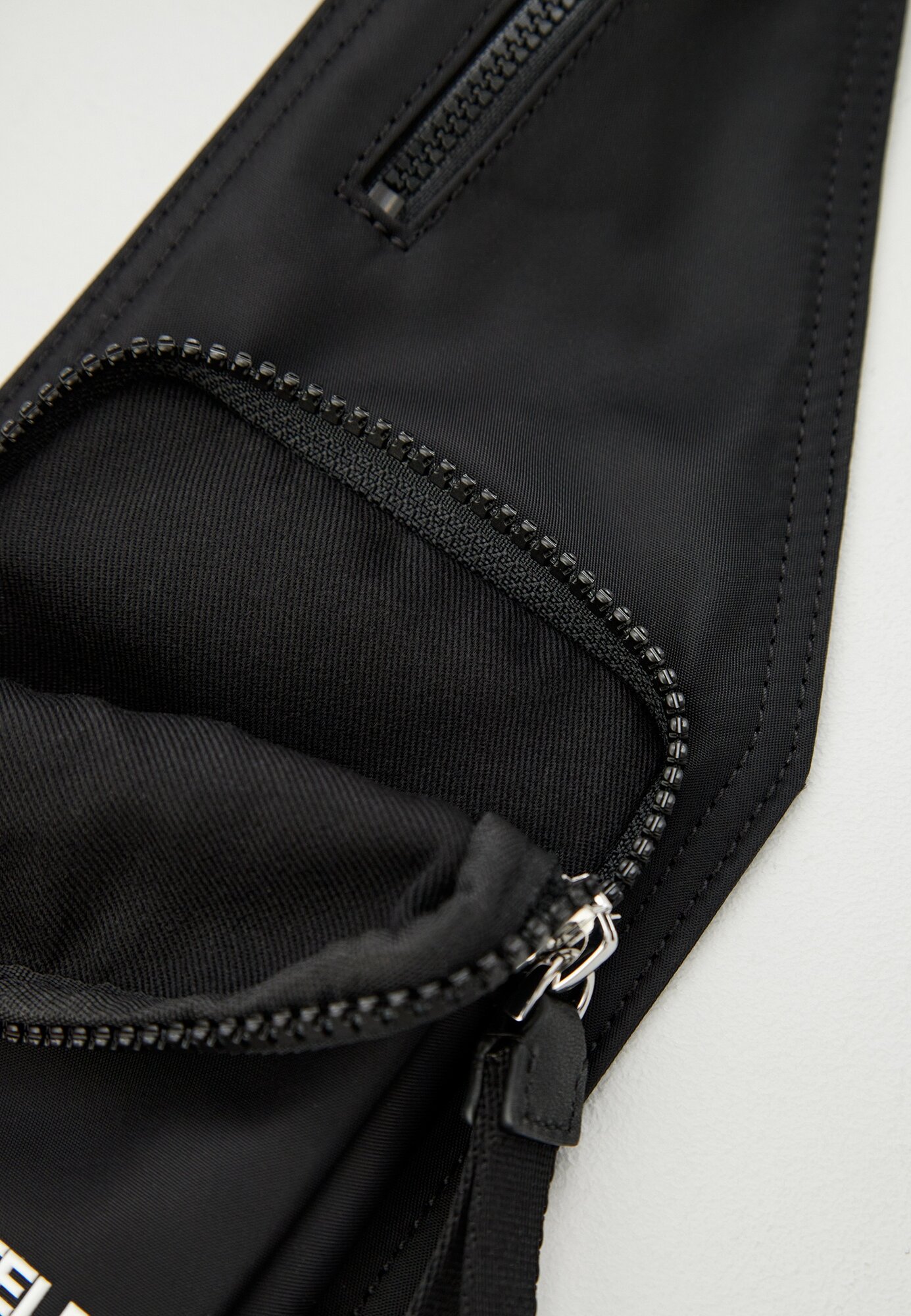 Сумка кросс-боди KARL LAGERFELD JEANS ESSENTIAL, фактура гладкая, черный — фото 1