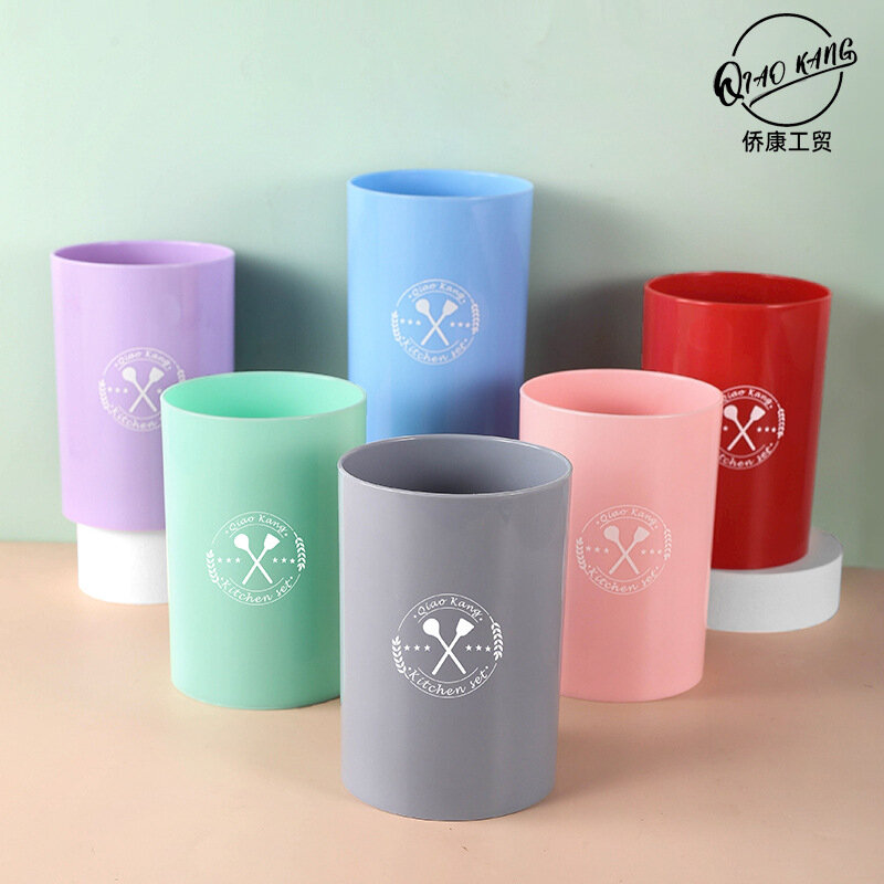 Маленький пластиковый контейнер для кухни с диаметром 9,4 см и высотой 13,7 см, белый цвет - прочная хранящаяся емкость