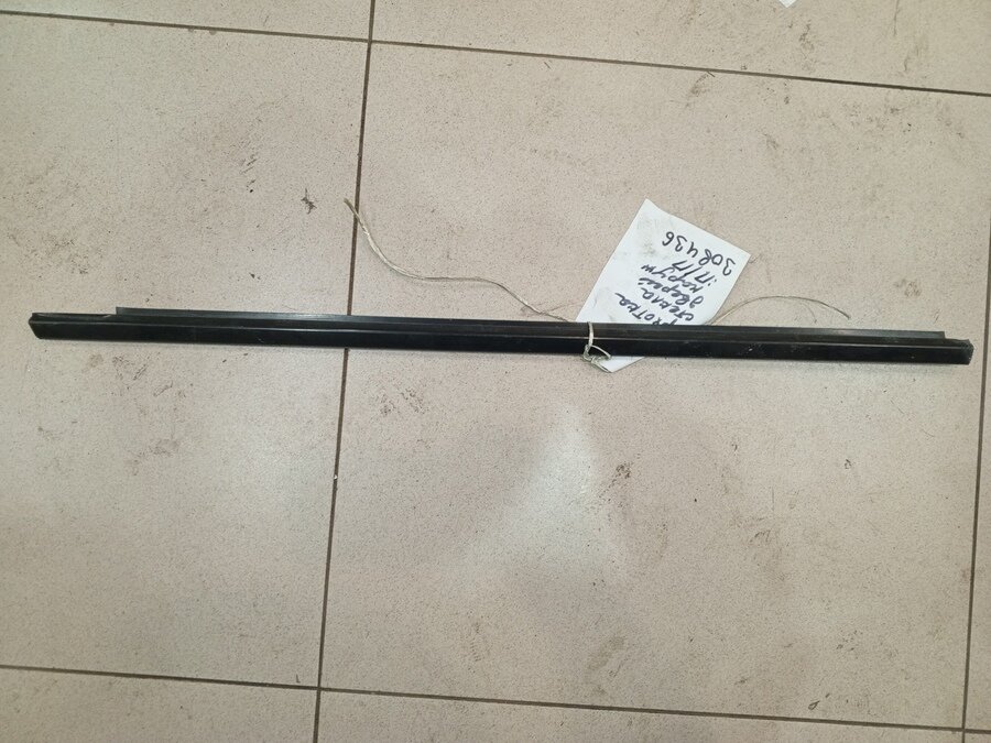 Накладка стекла переднего правого (бархотка) от Chevrolet Lacetti J200 2003-2013