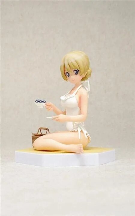 Фигурка WAVE Girls und Panzer Дарелин в танковой куртке 1/8 PVC/ABS коллекционная модель