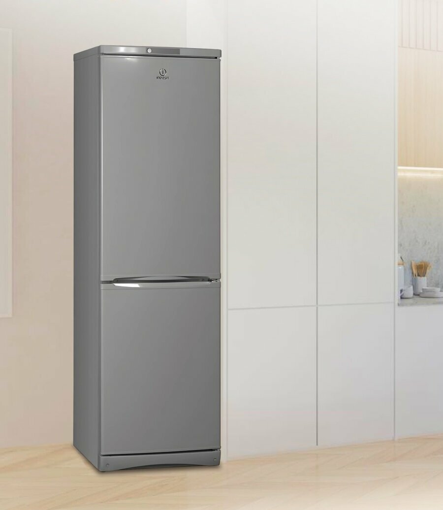 Двухкамерный холодильник Indesit ES 20 GA, 233 литра, цвет серебристый — фото 1